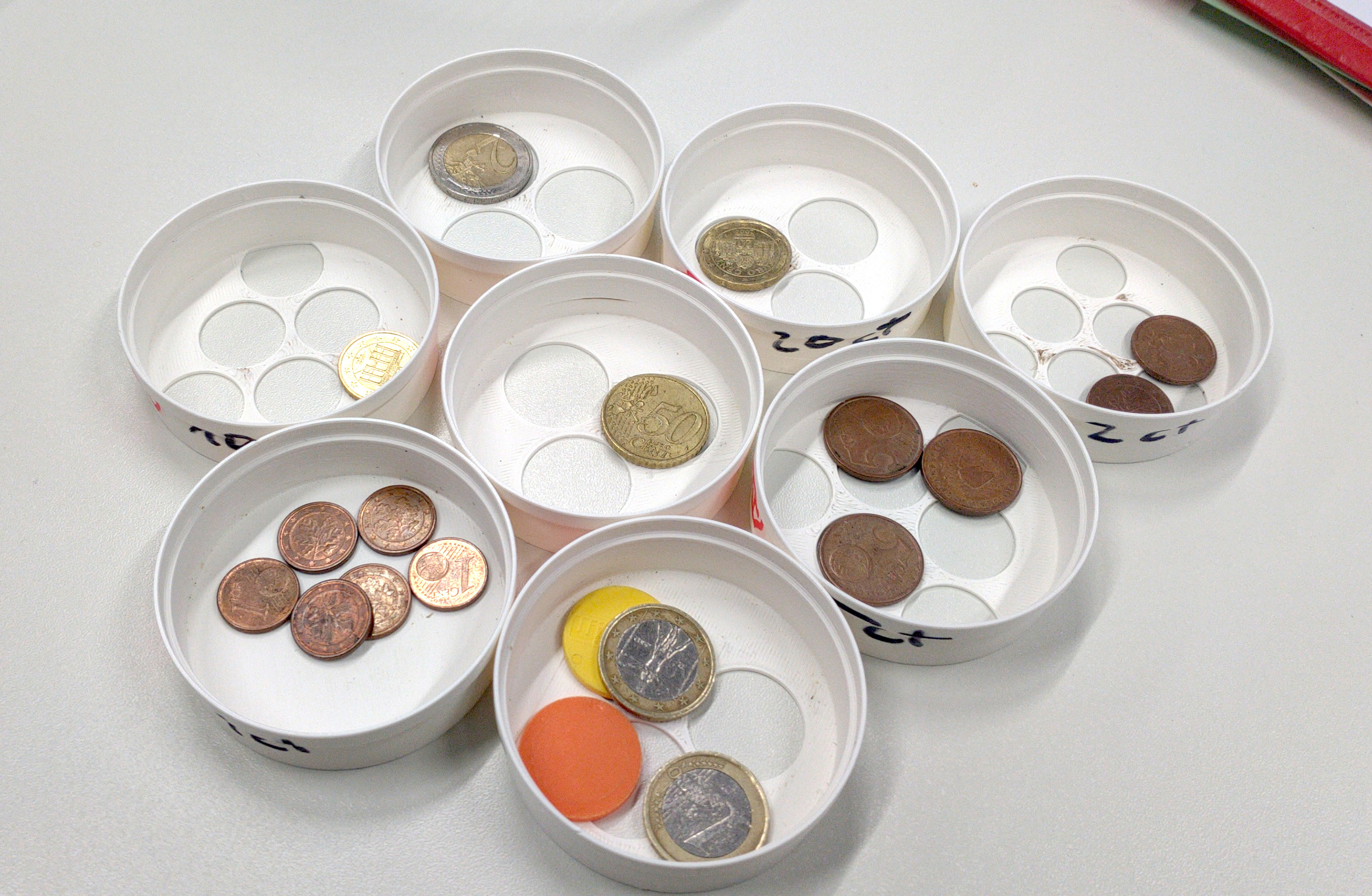 Customizable Coin Sorter / Sorting Siv for Round Things by Yann Büchau ... Customizable Coin Sorter / Sorting Siv for Round Things by Yann Büchau ...