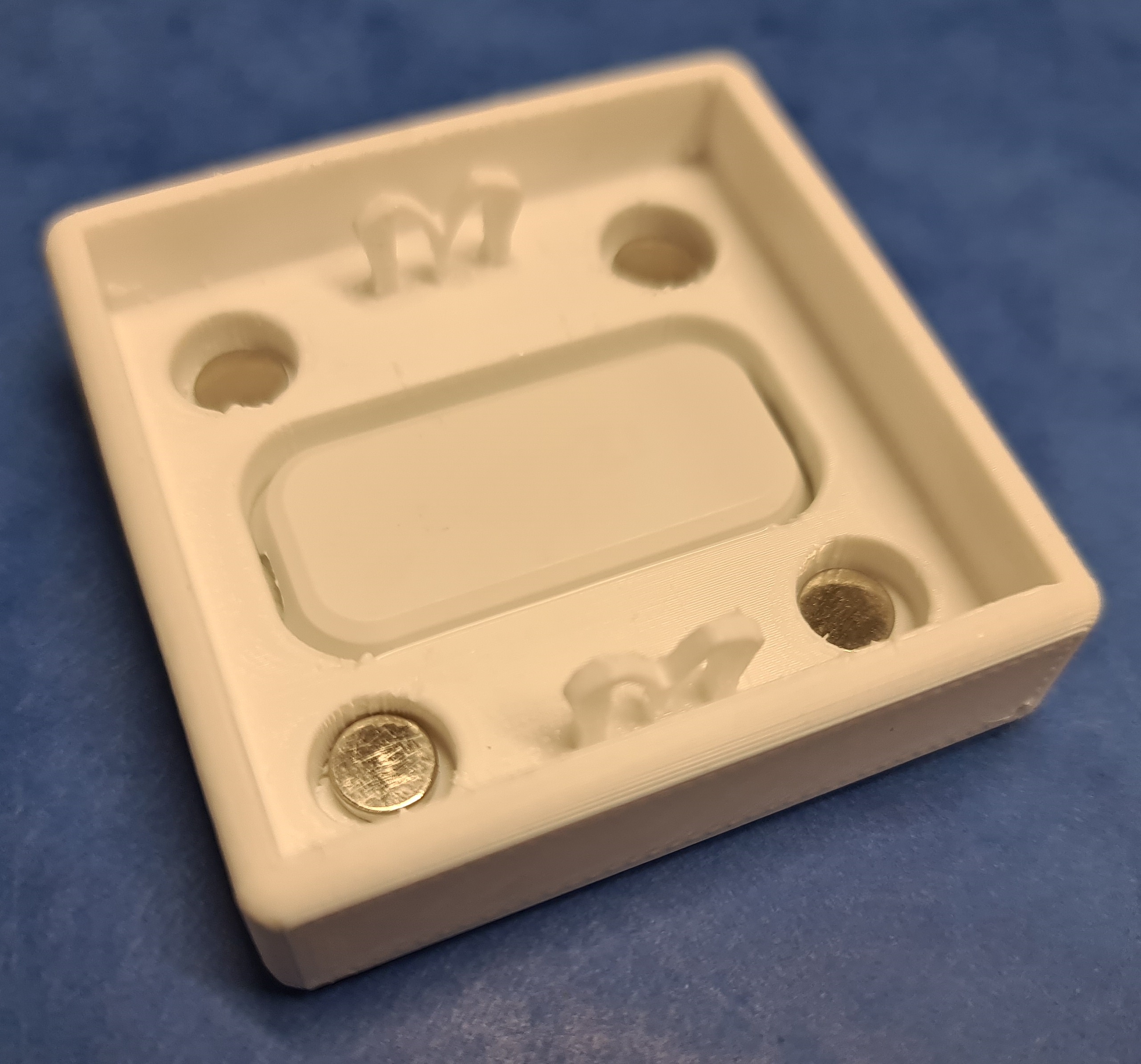 Homematic IP on AVM Wall mount Adapter by Surfalex2000 | Download free ...