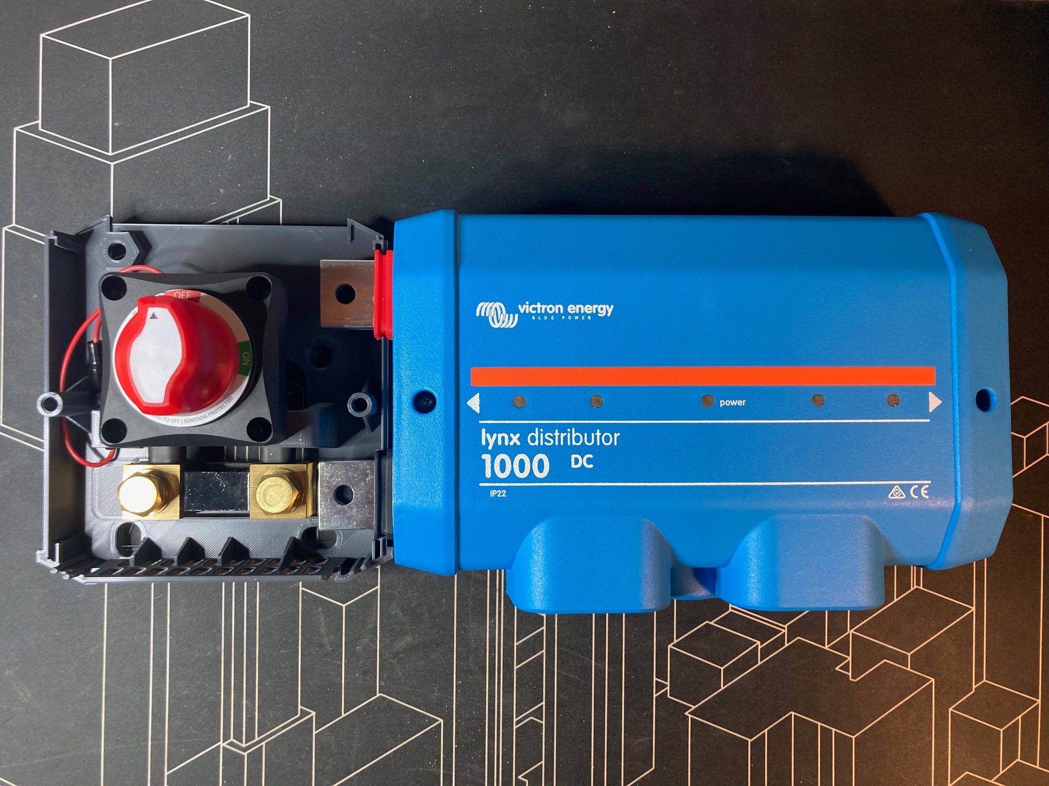 Victron Lynx - Battery Switch + Smart shunt enclosure by RobrechtDR ...