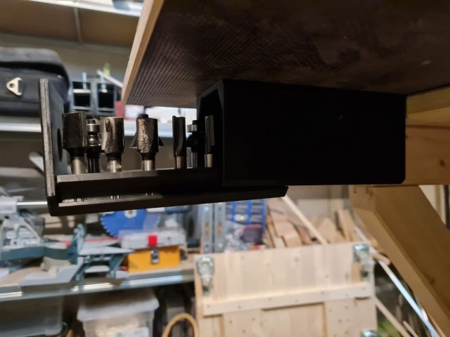 Router bit sliding storage case for under desk mount by SebastianDruckt ...