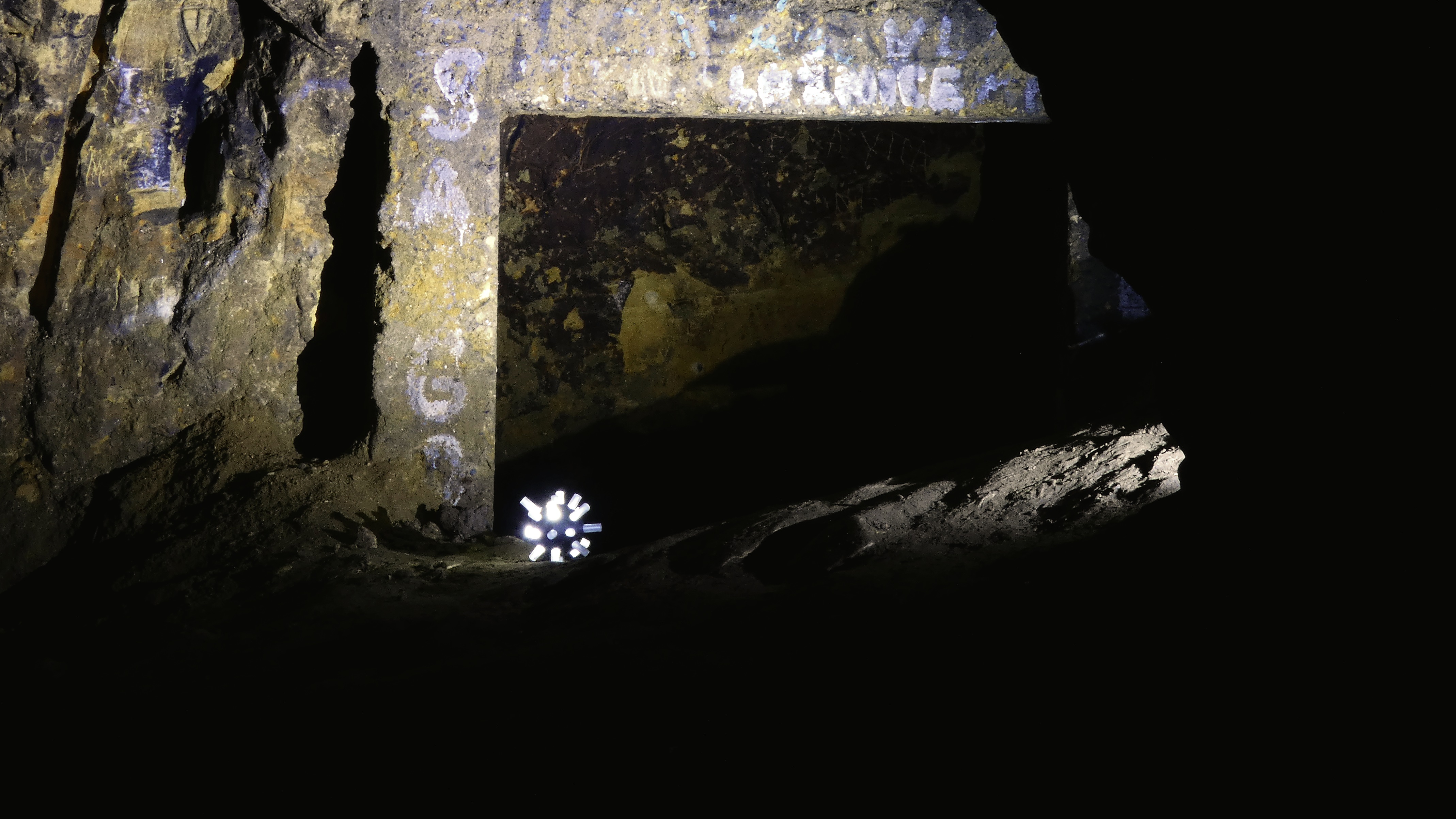 Compass artifact by Jakub Kočí | Download free STL model | Printables.com