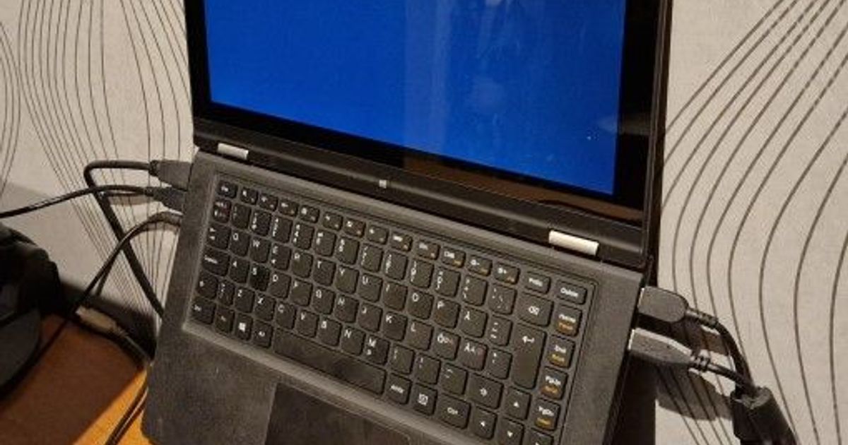 Laptop hook for near wall vertical storage by Magnumi2k | Download free ...