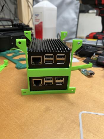 El Coolero Di Pio - A Stackable Geekworm Raspberry Pi 3 B+ Case 92mm ...