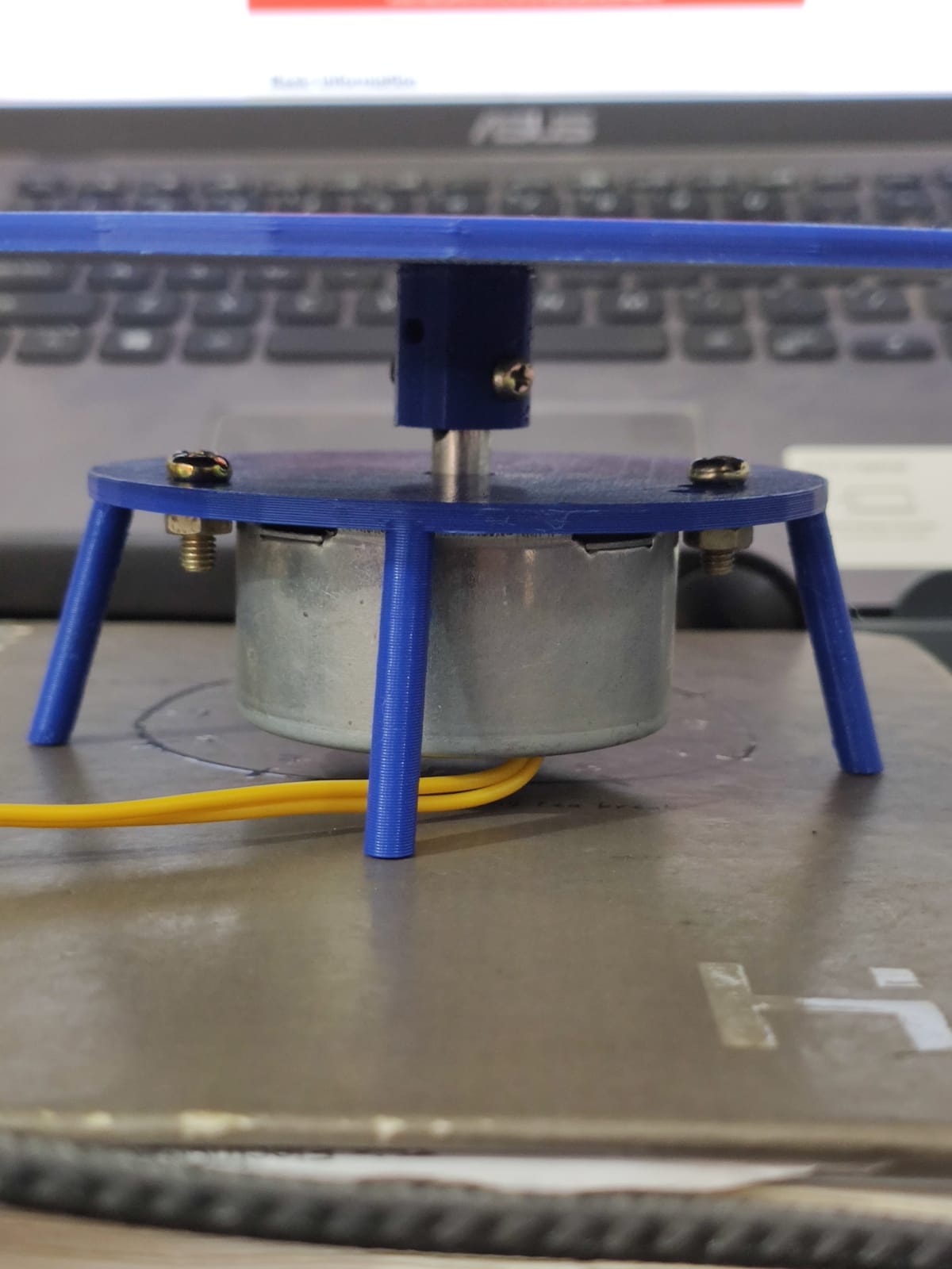 Simple Turntable/ Rotating Base by Pranay Amle | Download free STL ...