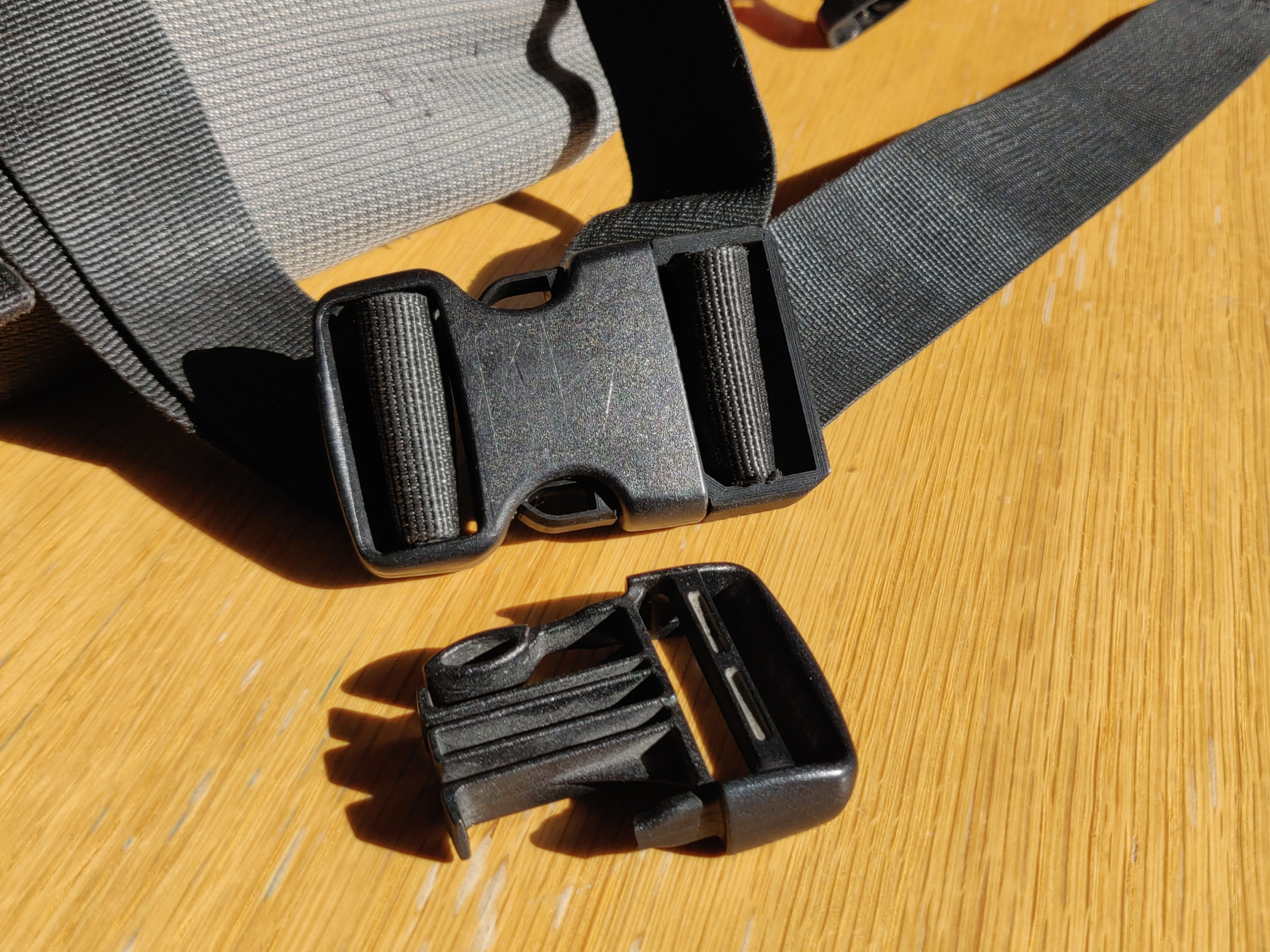 40mm male side-release buckle (Quechua/Decathlon) by wavexx | Download ...