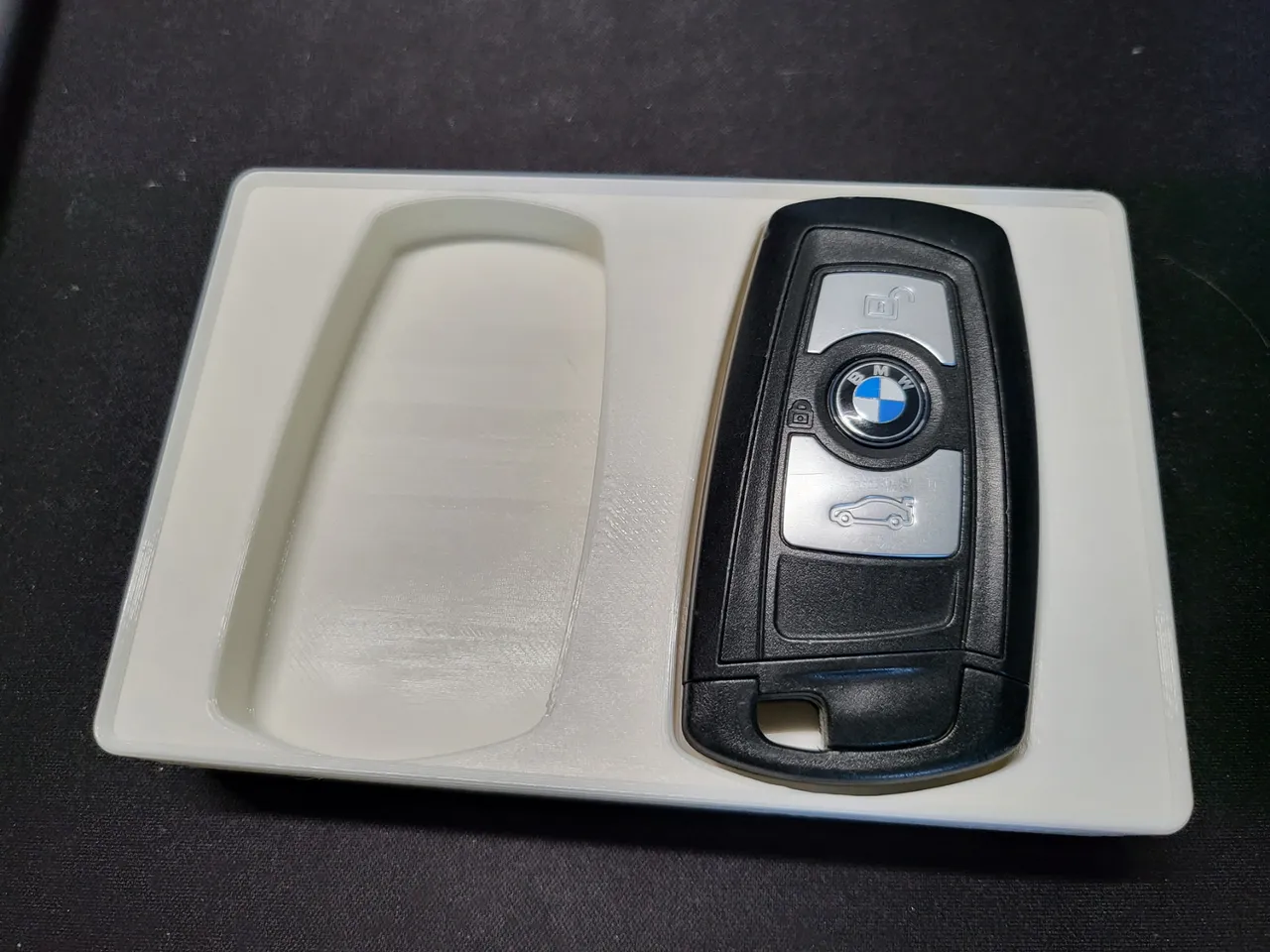 Gridfinity BMW Key Fob Holder by frazzyfin | Download free STL model ...