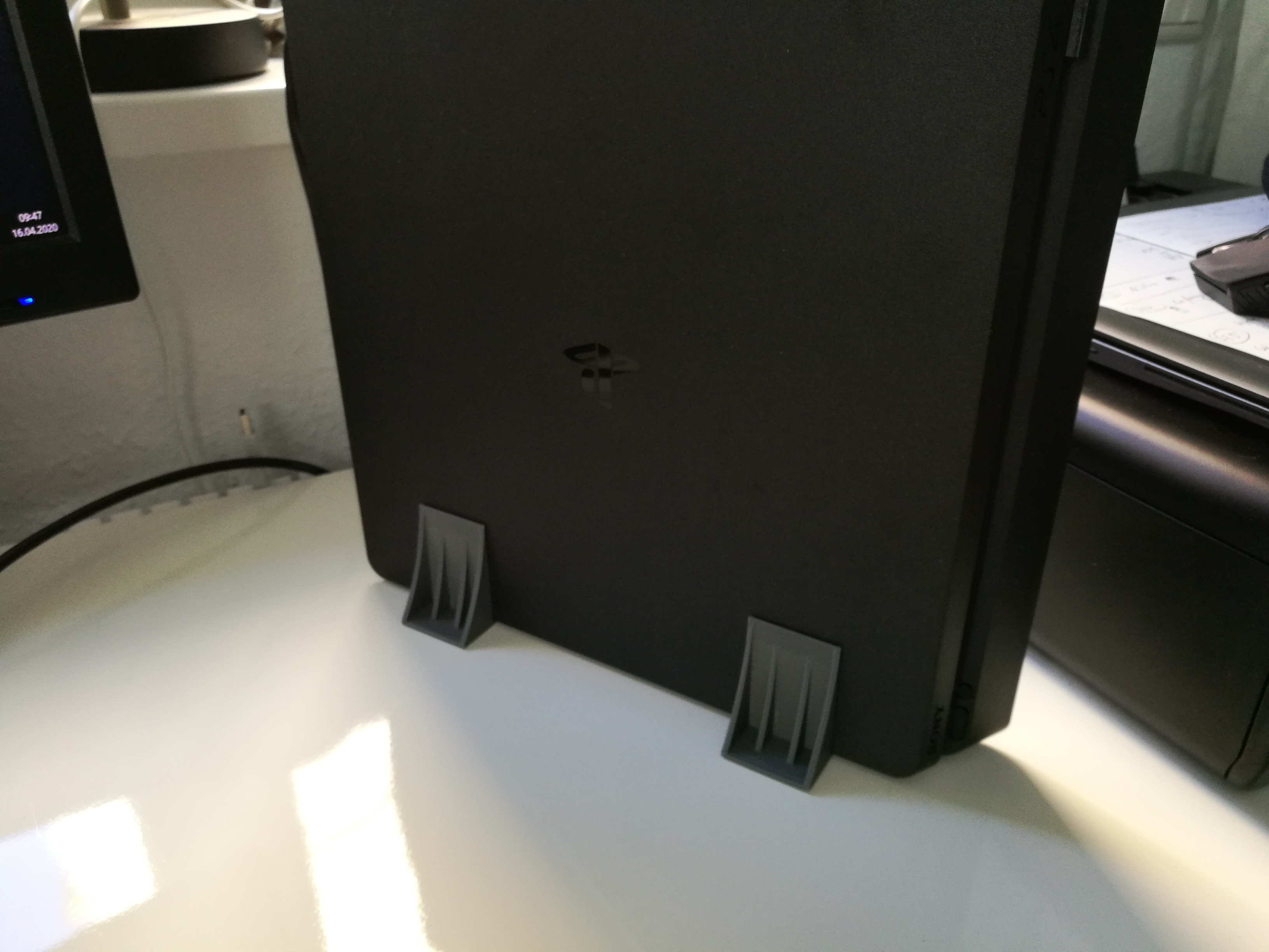 PS4 Slim Stand by dr.dentz | Download free STL model | Printables.com