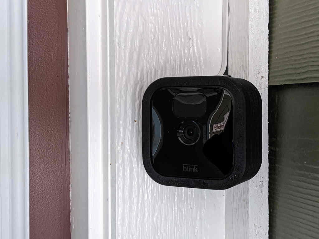 Blink Outdoor Camera and Wall Mount by MakerDan | Download free STL ...