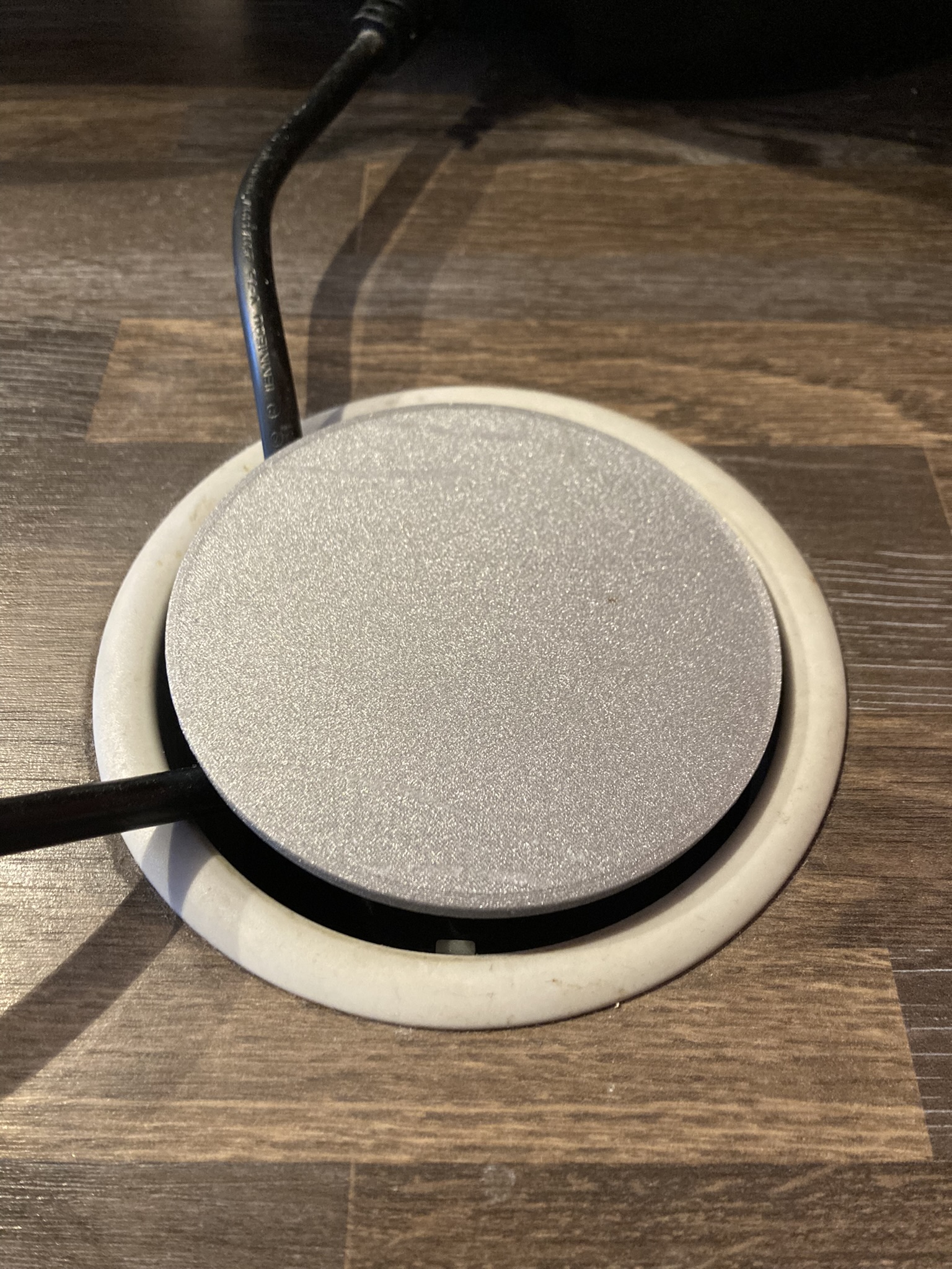 Couvercle bloc prise / Retractable electrical outlet lid by NuTesla ...
