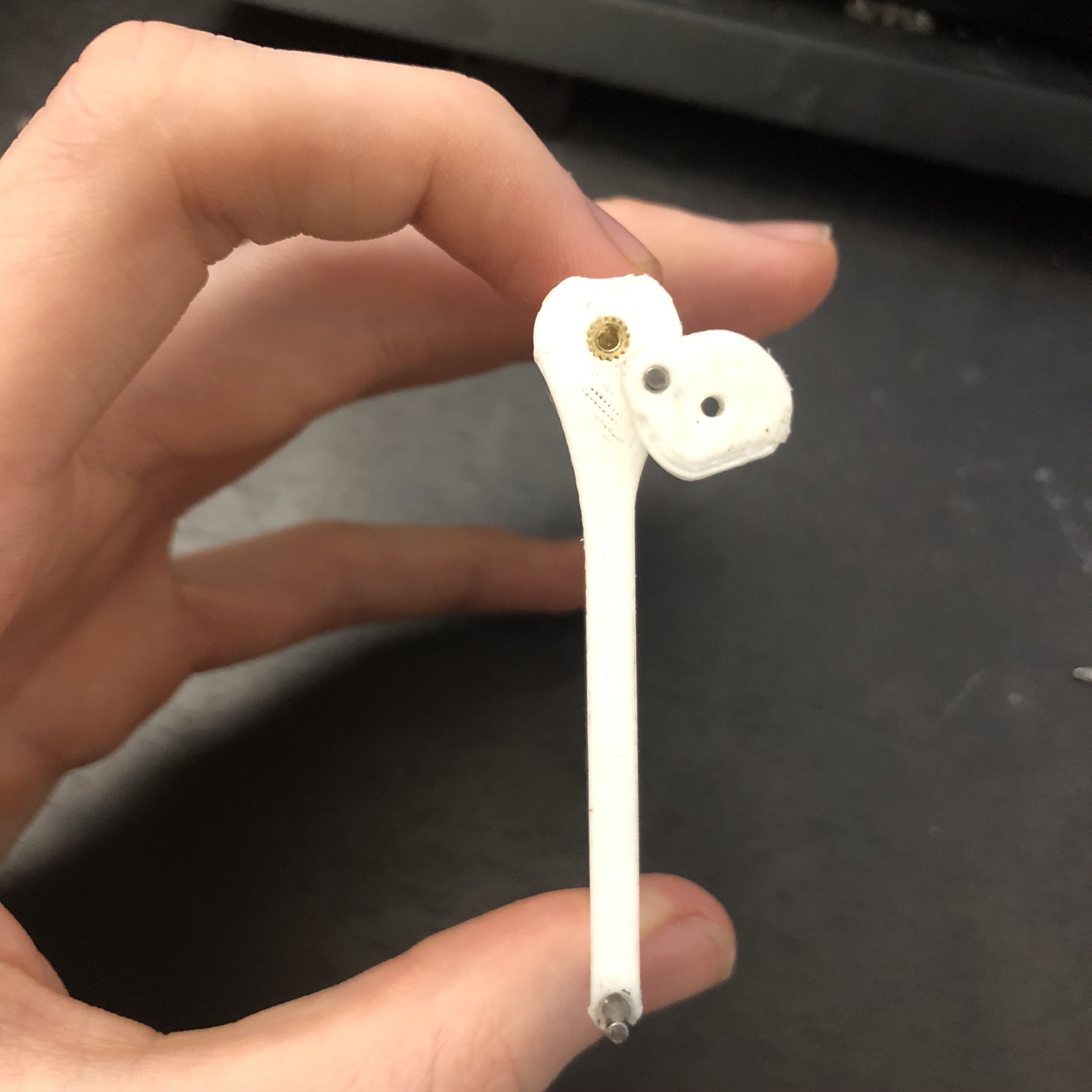 Foldable iPad Stand with retracting Hooks by Sebastian | Download free ...