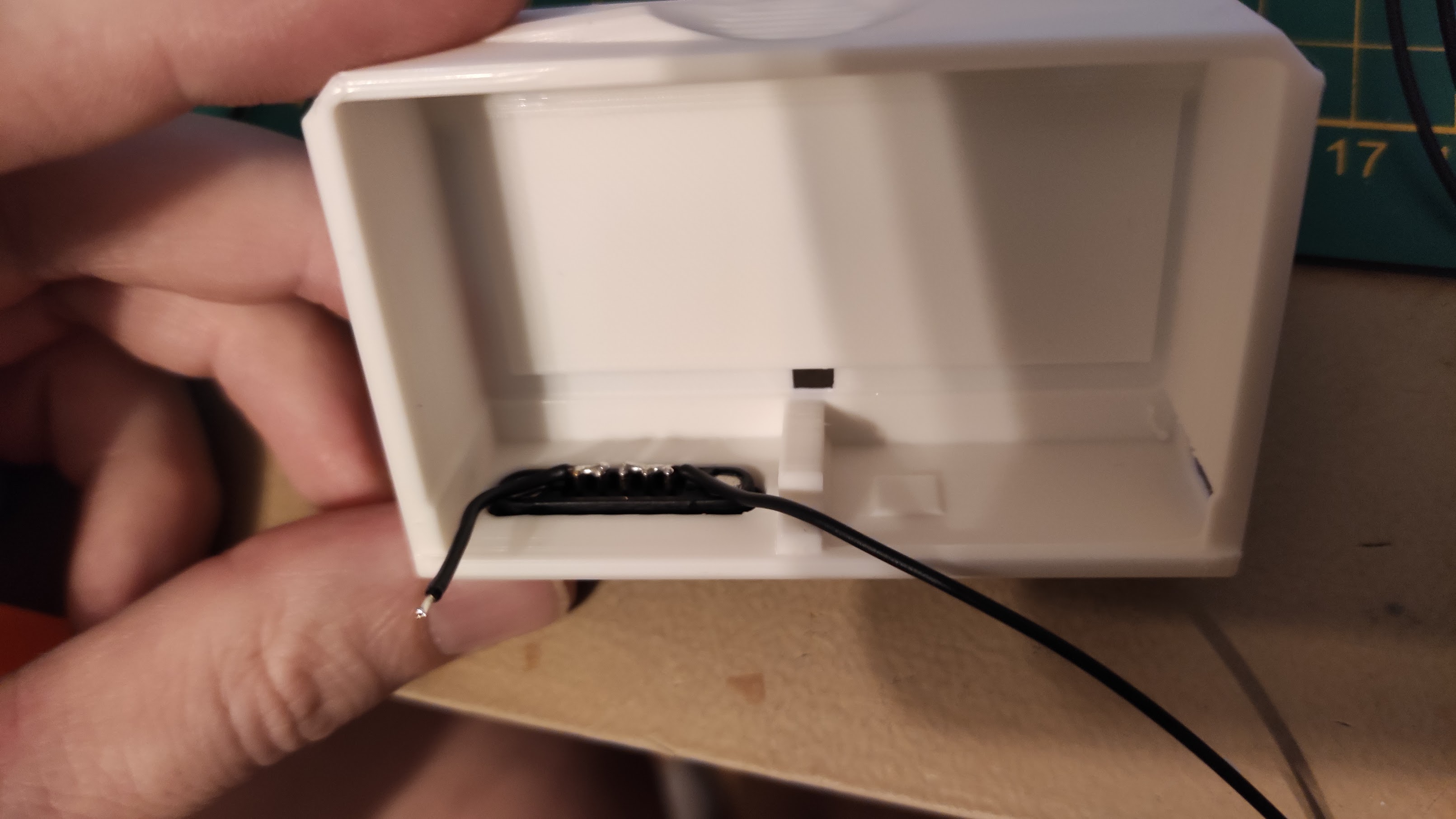 Pico 4 magnetic quick swap battery pack by LWC | Download free STL ...