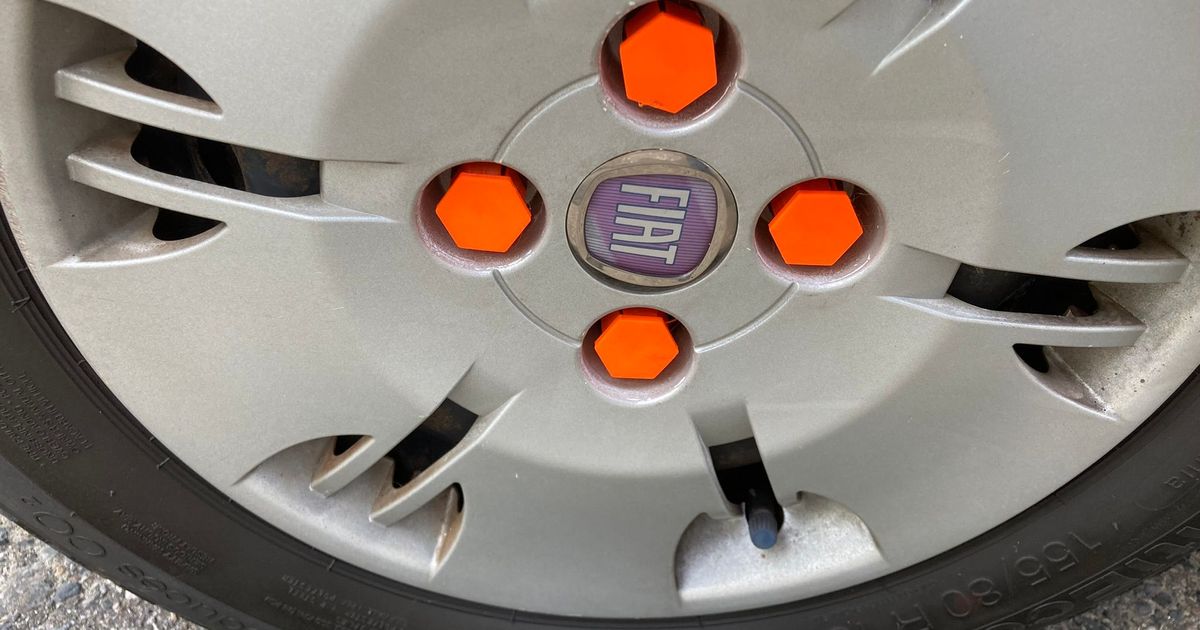 Wheel screw cover by Hopkins_CZZ | Download free STL model | Printables.com