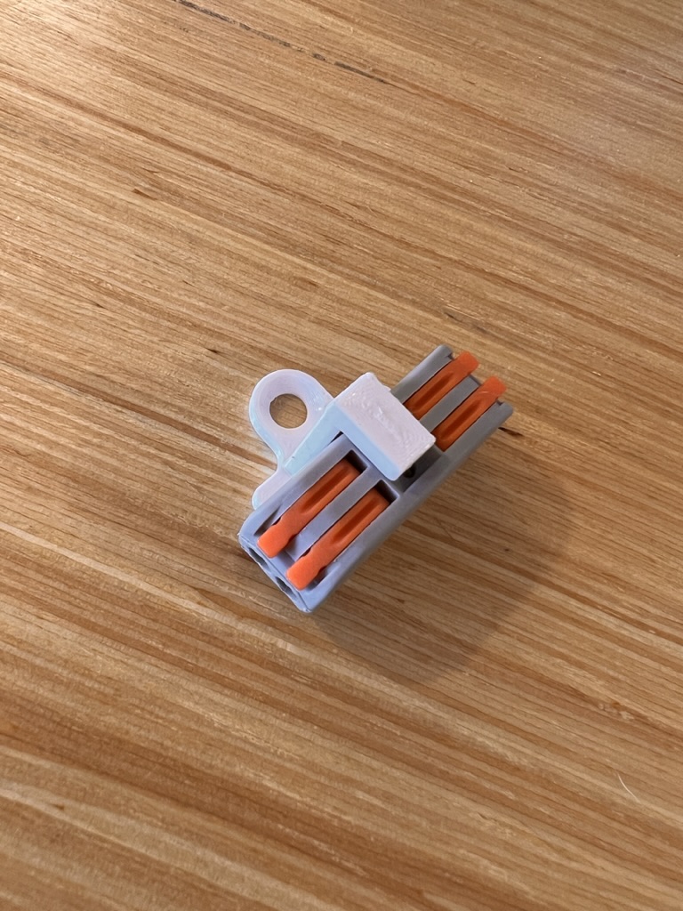 4 Wire Connector Wall Mount by NicG | Download free STL model ...