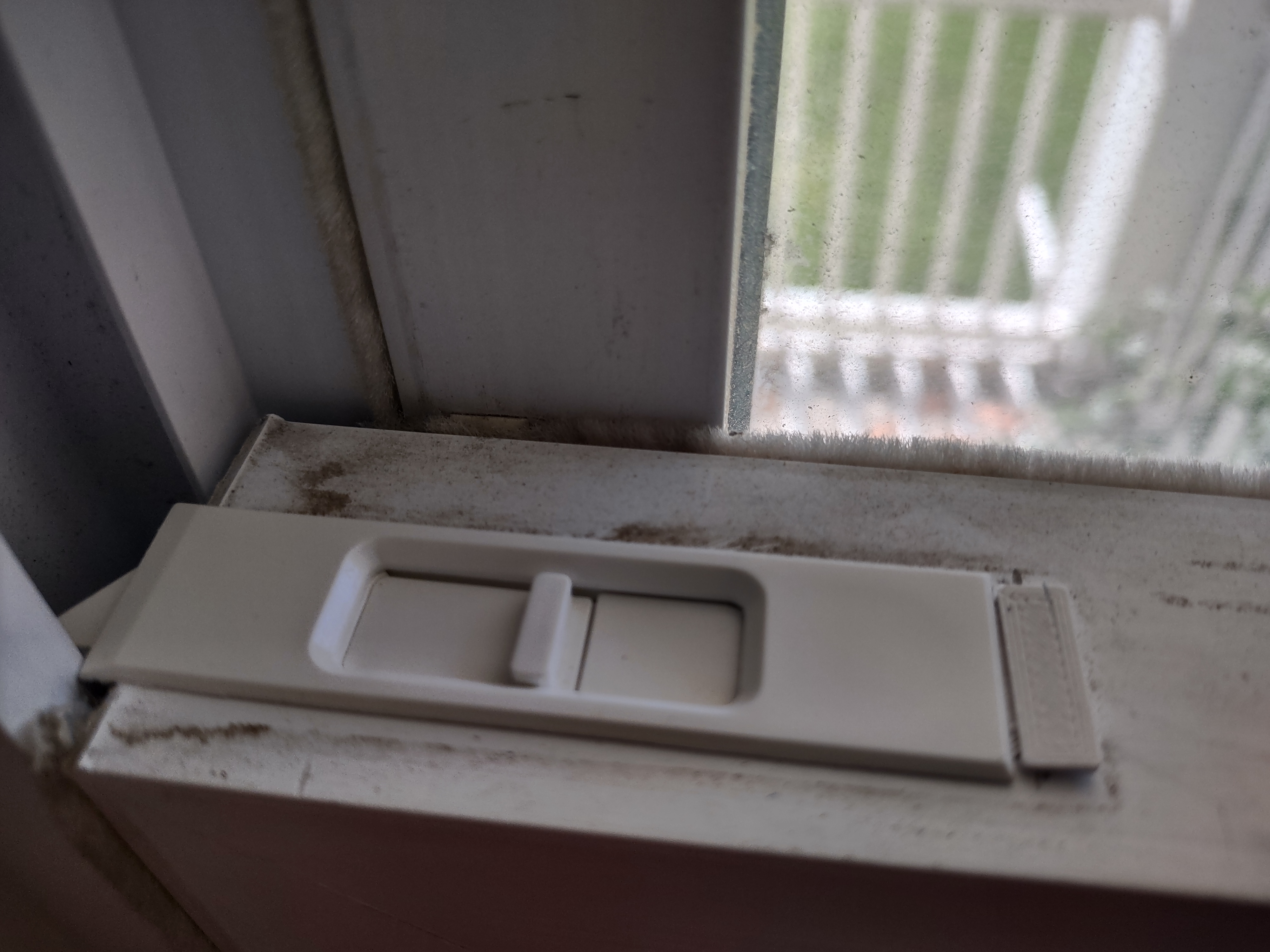 Window tilt latch spacer by Crypto | Download free STL model ...