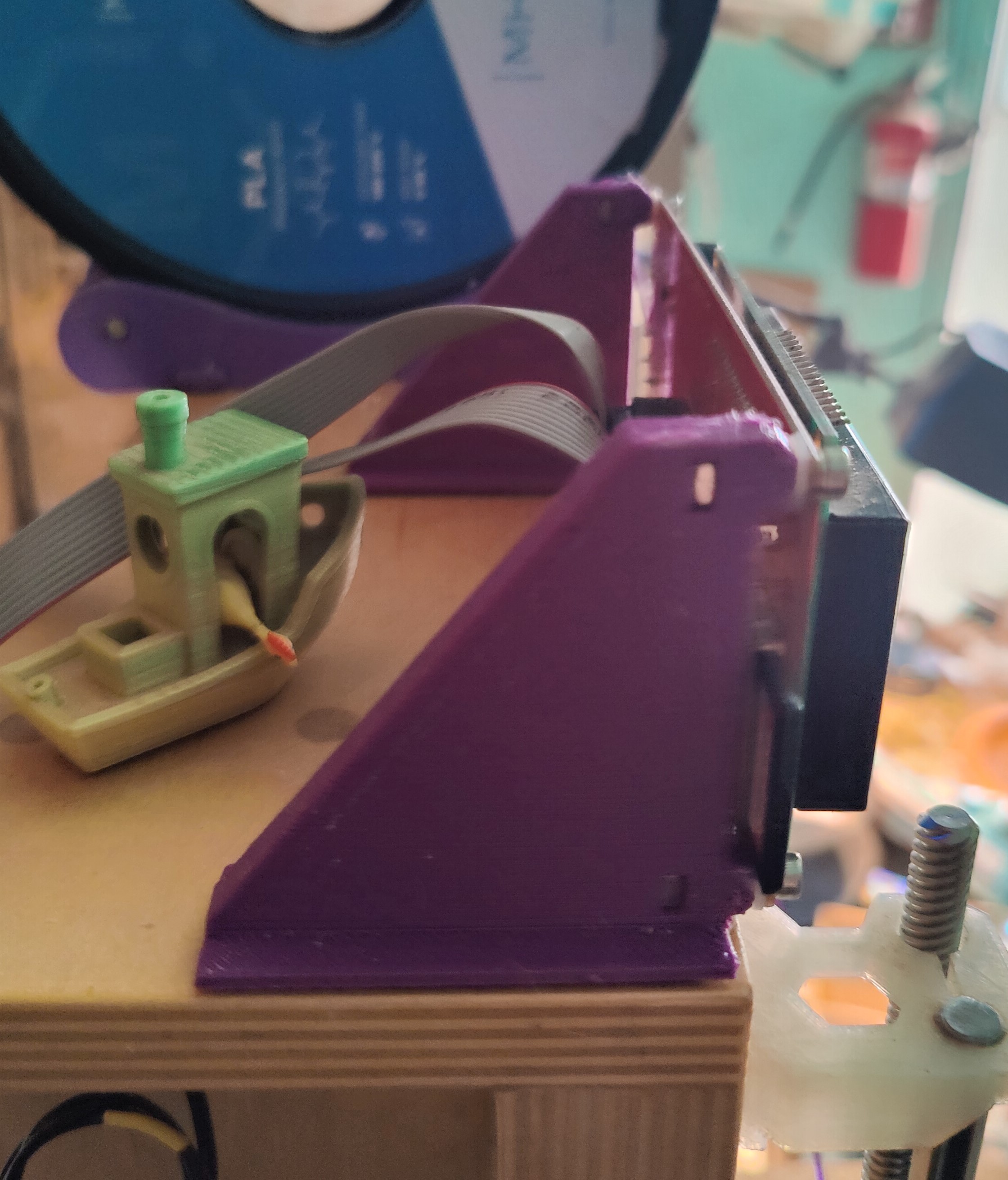 Flat 90° 2004 display mount bracket by thejosh108 | Download free STL ...