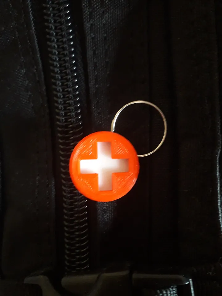First Aid Symbol Keychain / Zipper Tag by BenjoKazooie | Download free ...