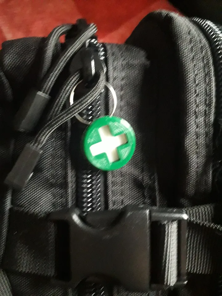 First Aid Symbol Keychain / Zipper Tag by BenjoKazooie | Download free ...