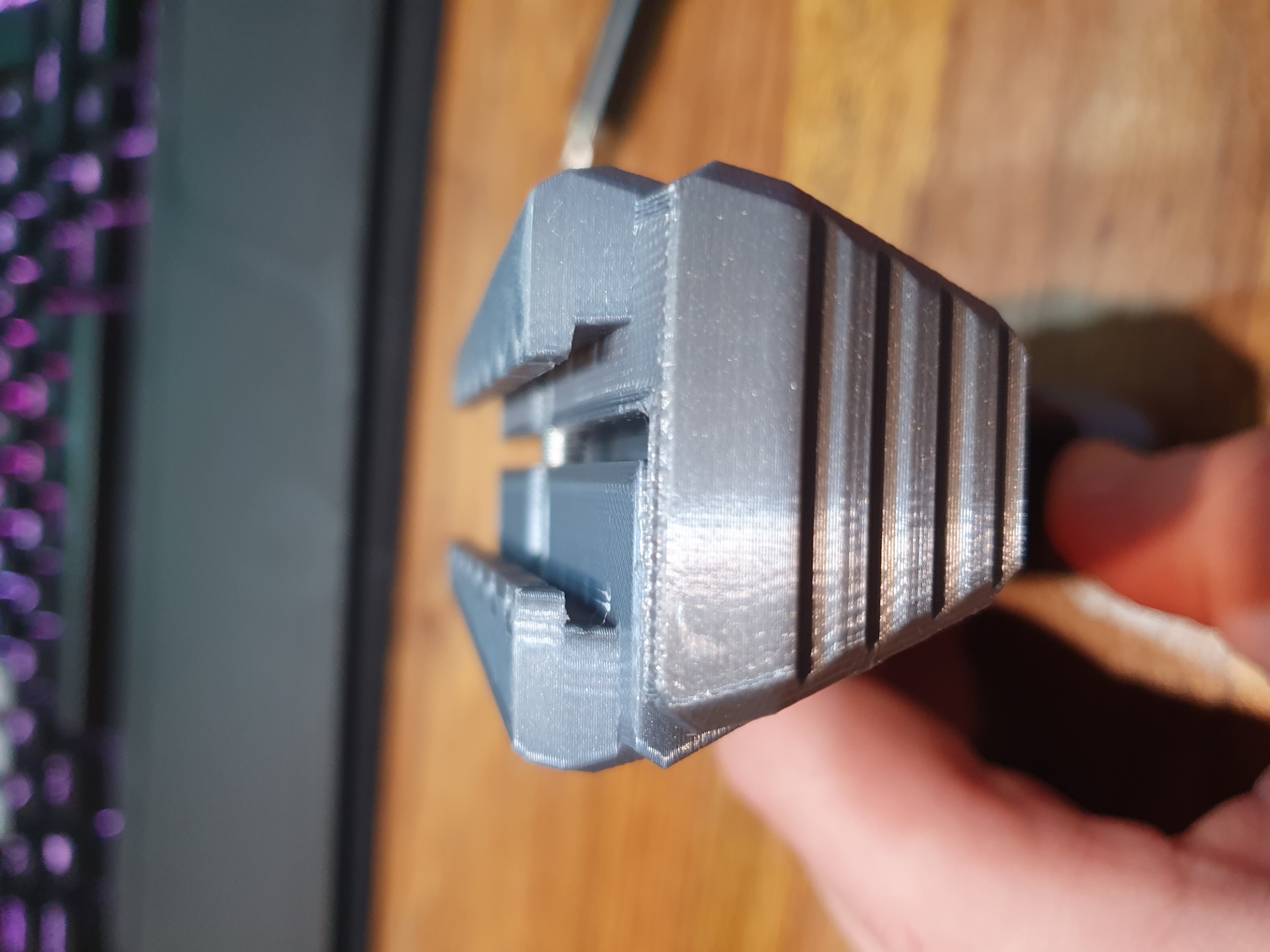 Tone Angled Foregrip - Remixed für engeren Kontakt zur NERF Rail und ...