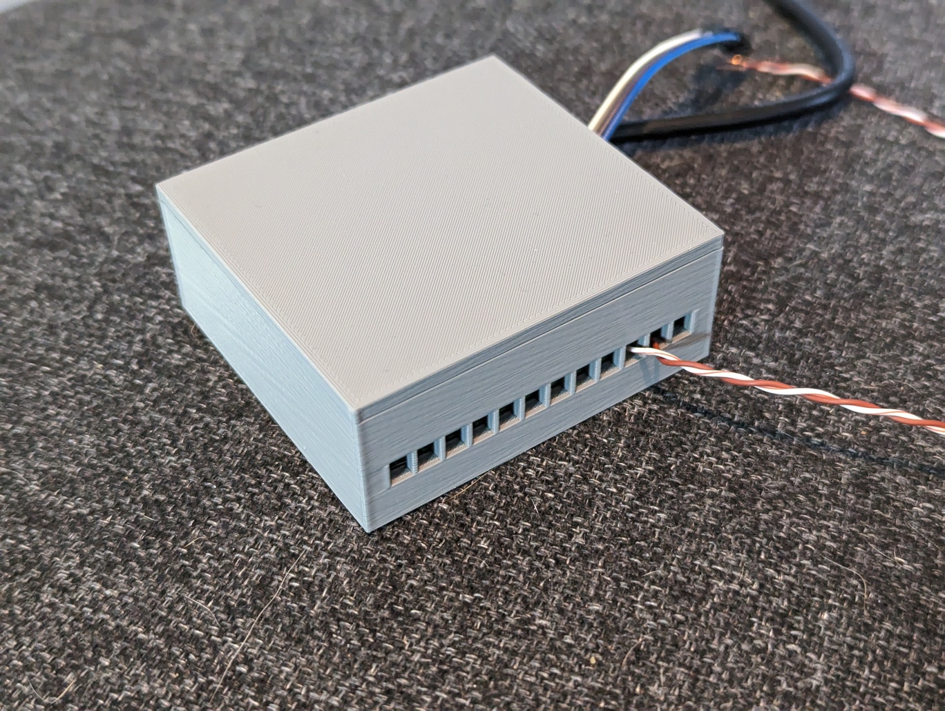 Quad Relay Enclosure by Azega | Download free STL model | Printables.com