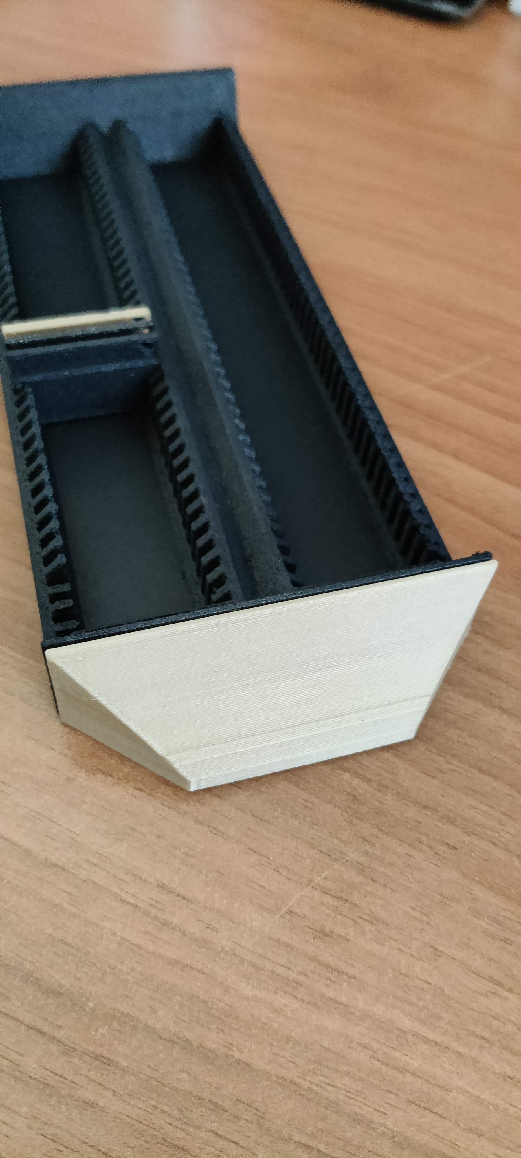 GEN2 Filament Color Sample Tray Splitted by Tony | Download free STL ...