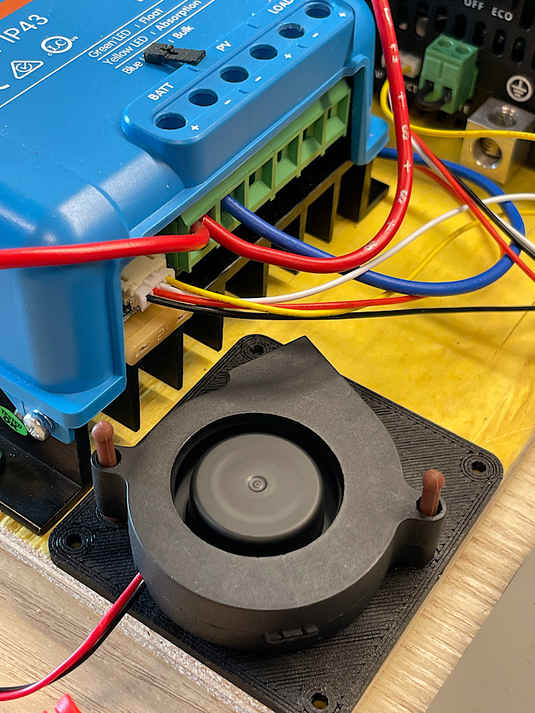 Victron SmartSolar 100|20 fan mount by Mats E | Download free STL model ...