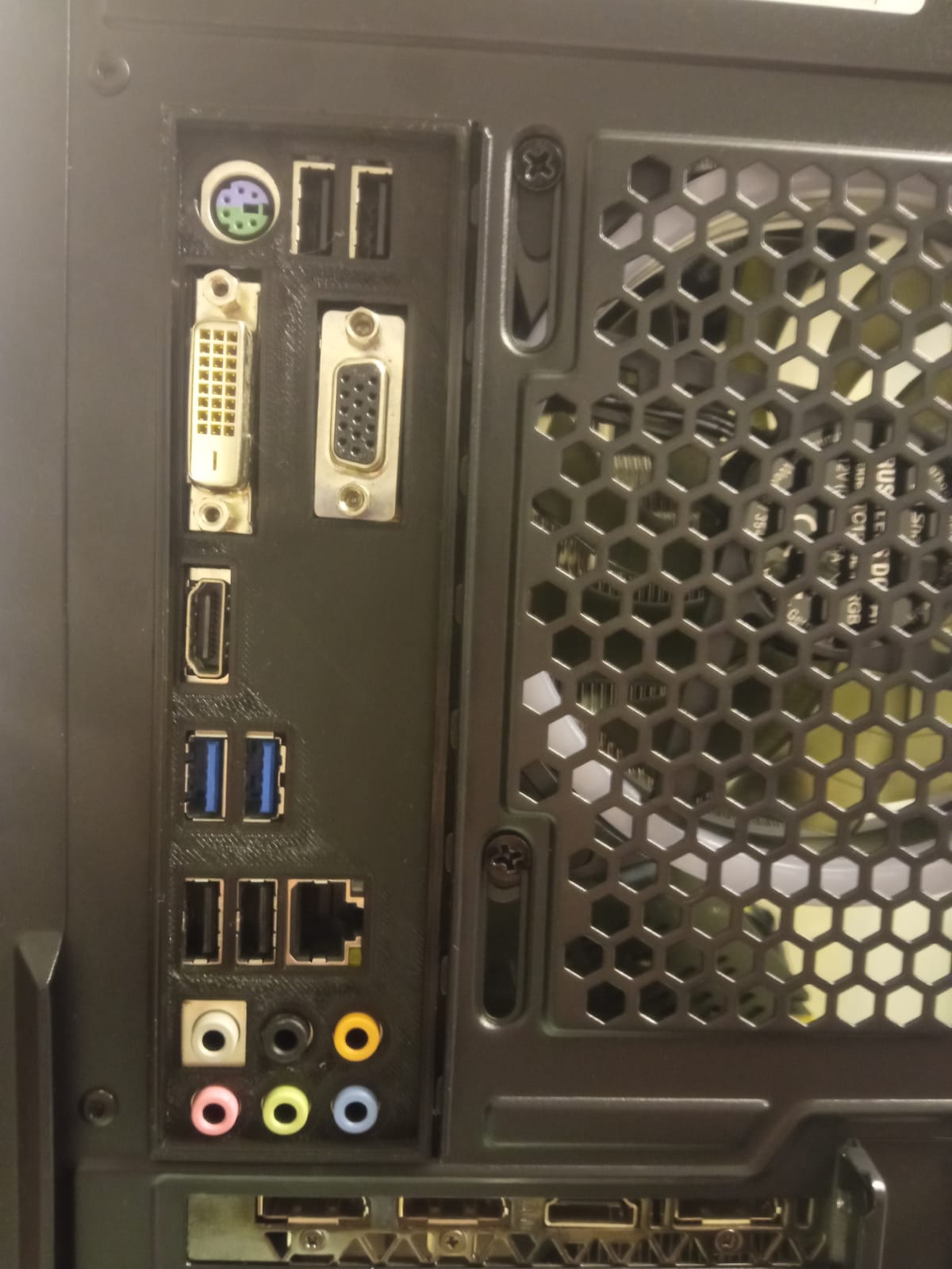 Gigabyte GA-B85M-D3H IO plate by HAMMER_T | Download free STL model ...