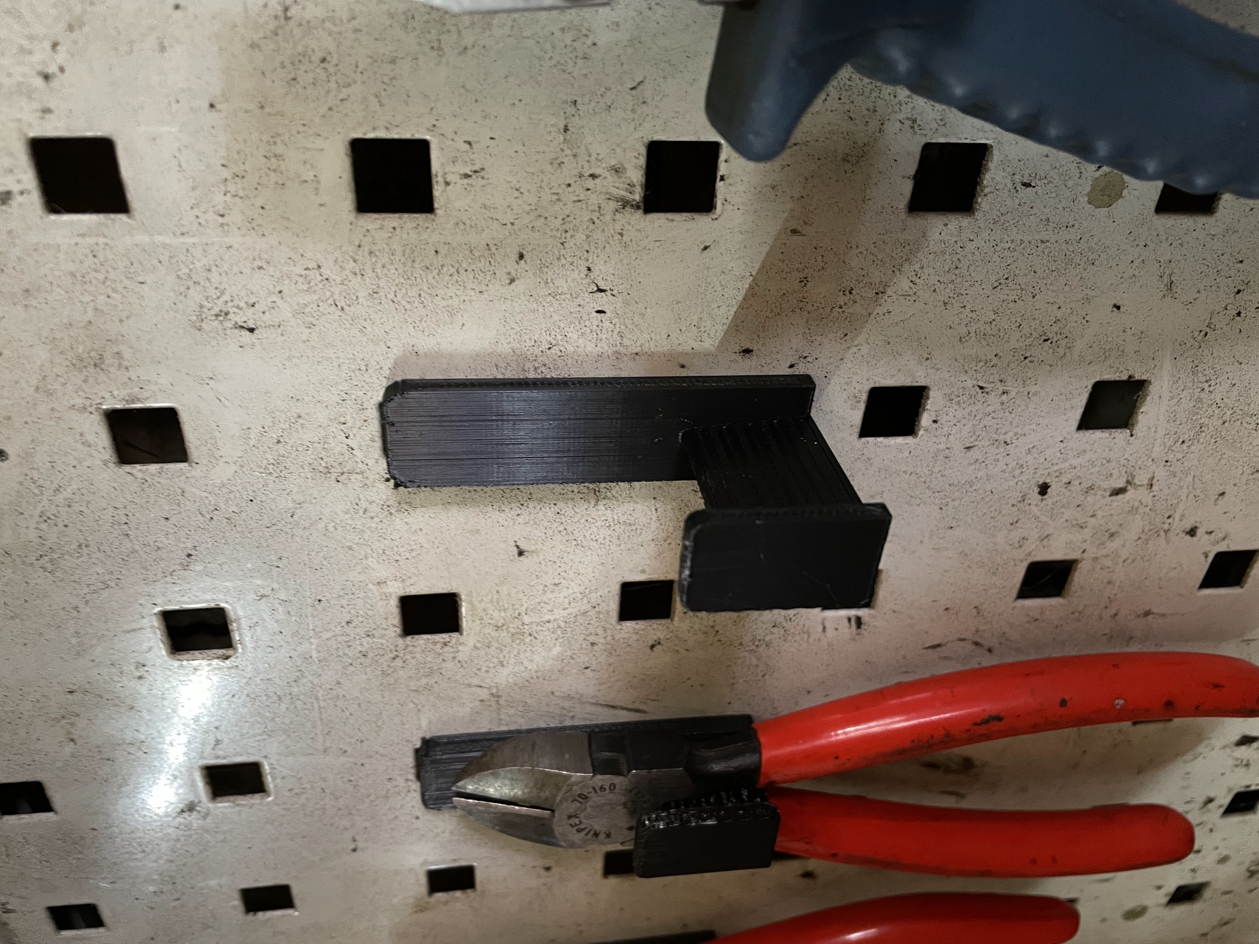 Knipex Pliers hook for Bott System by Michael Gebel | Download free STL ...