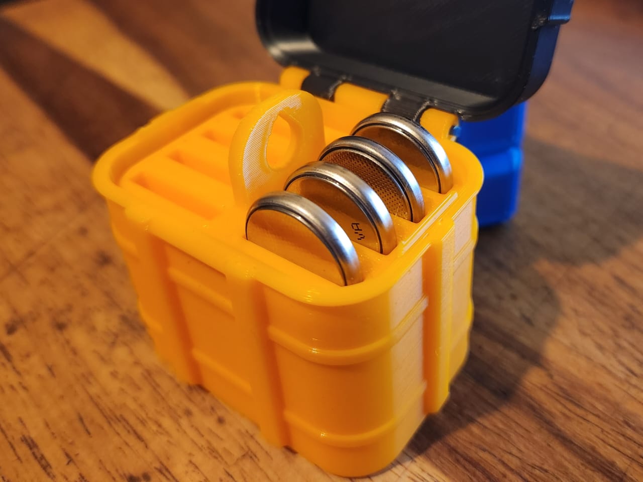 Multi-use case CR2032 coin cell insert by Aeolus | Download free STL ...