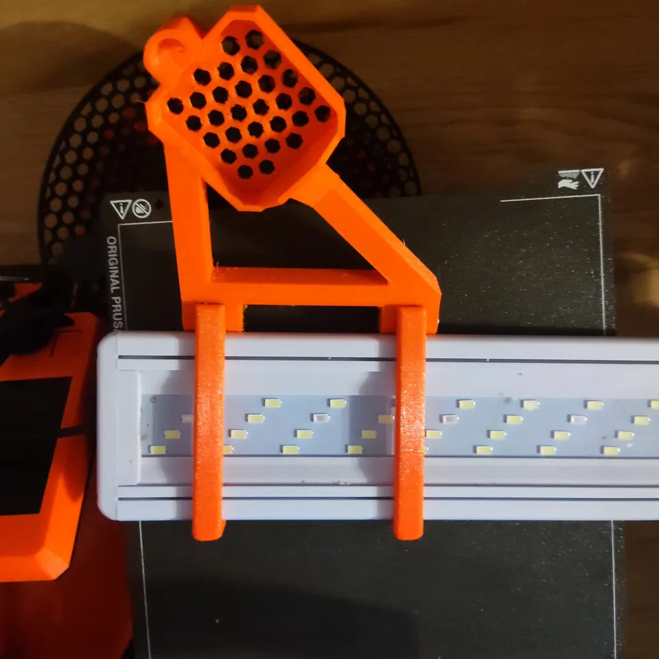 Aquarium lamp holder for prusa mini+ by Scantrax96 | Download free STL ...