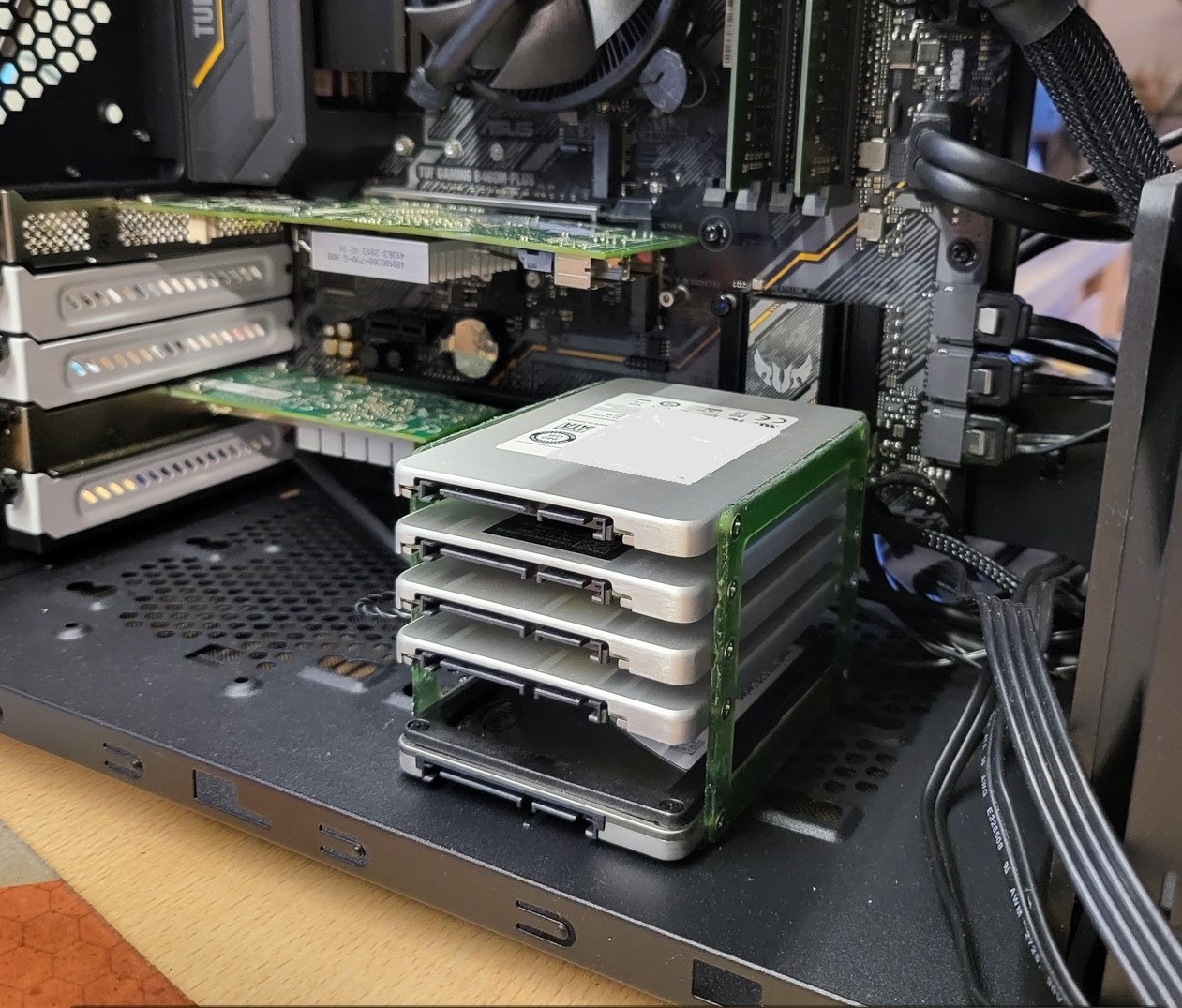 1xSSD to 6xSSD bracket (for Node 804 and other PC cases) by Citruspers ...