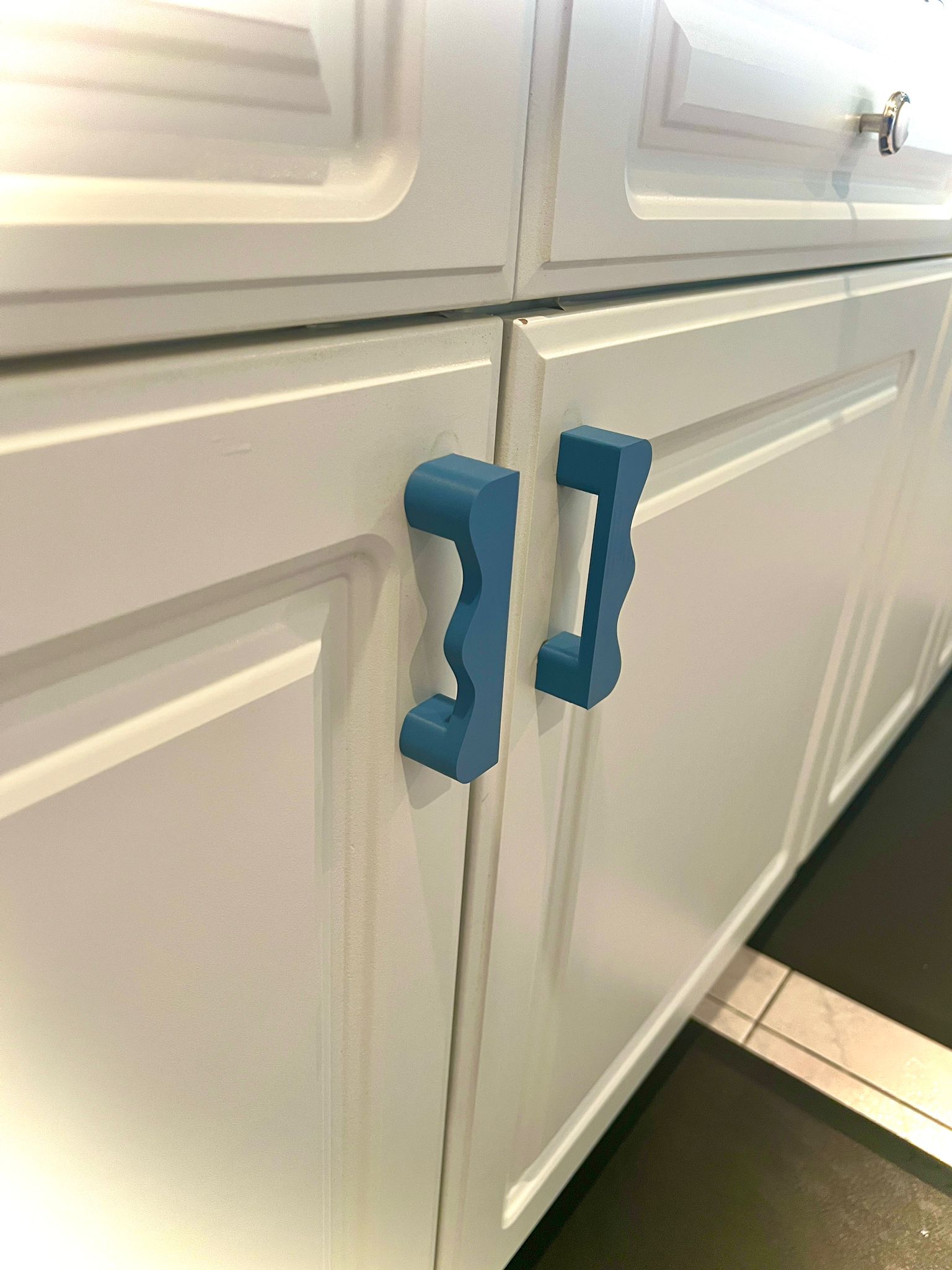 Wavy Cabinet Handles by Aura Pop Designs | Download free STL model ...