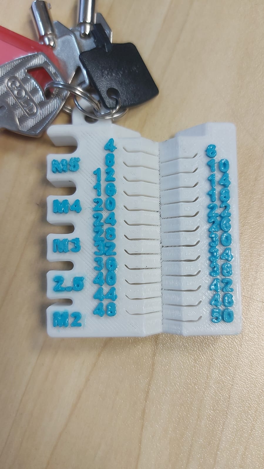 Metric small screw measuring device with threads and keyring by Wagner ...