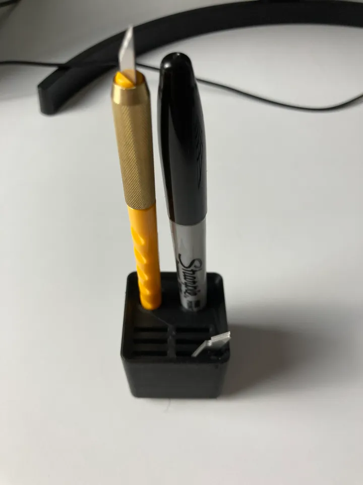 Gridfinity Exacto Knife And Sharpie holder by Julian Boggiano ...