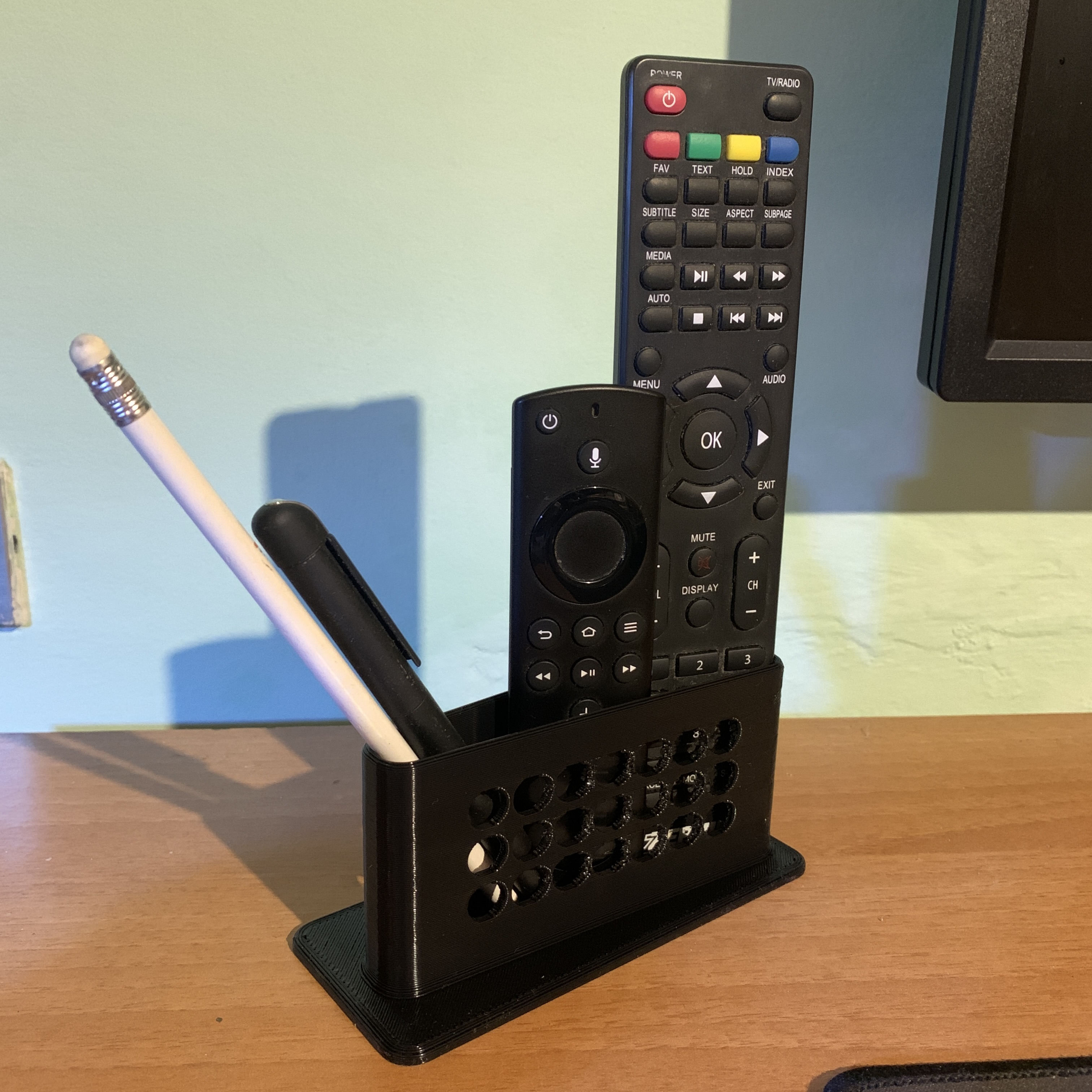 Remote holder and more | Triangular container by Fabio Simonetti ...