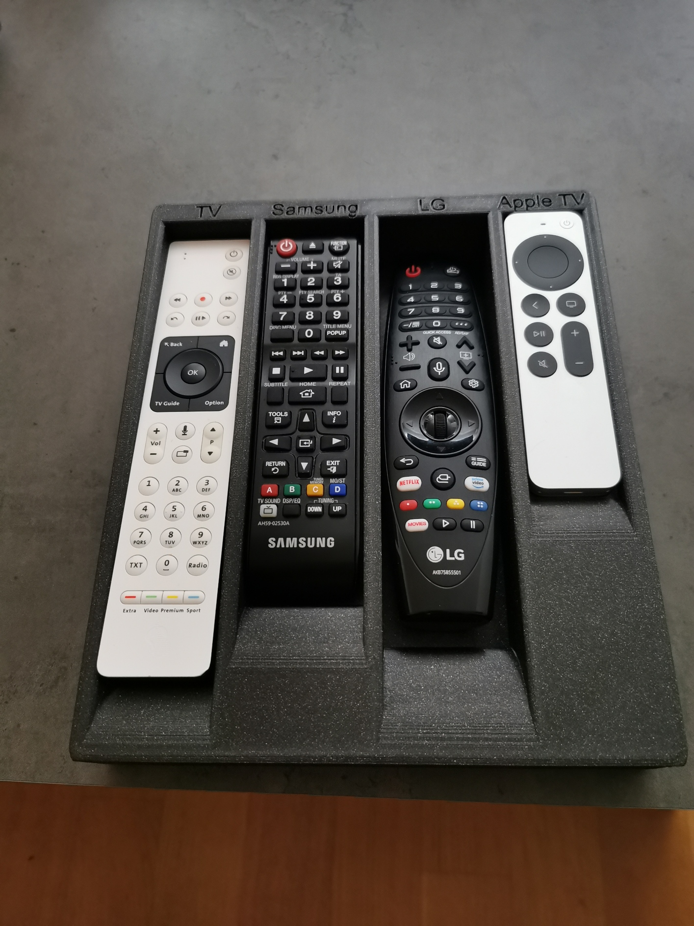 Remote Tray by Beryljam | Download free STL model | Printables.com