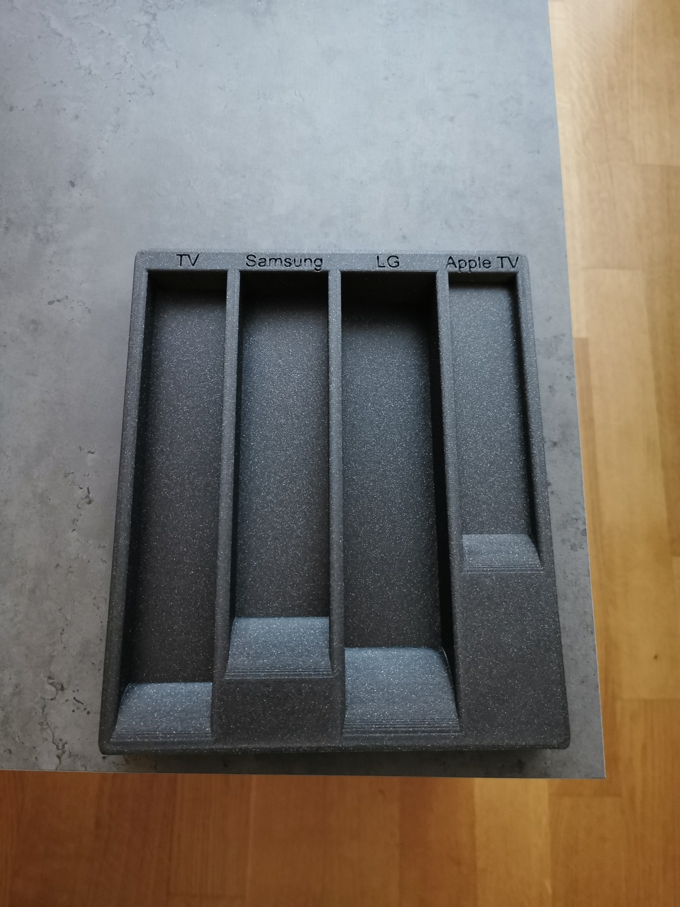 Remote Tray by Beryljam | Download free STL model | Printables.com