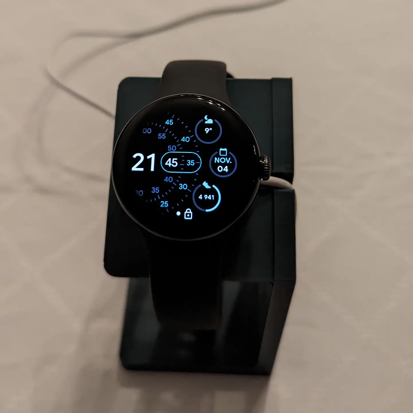 Pixel watch stand by Mazoren | Download free STL model | Printables.com