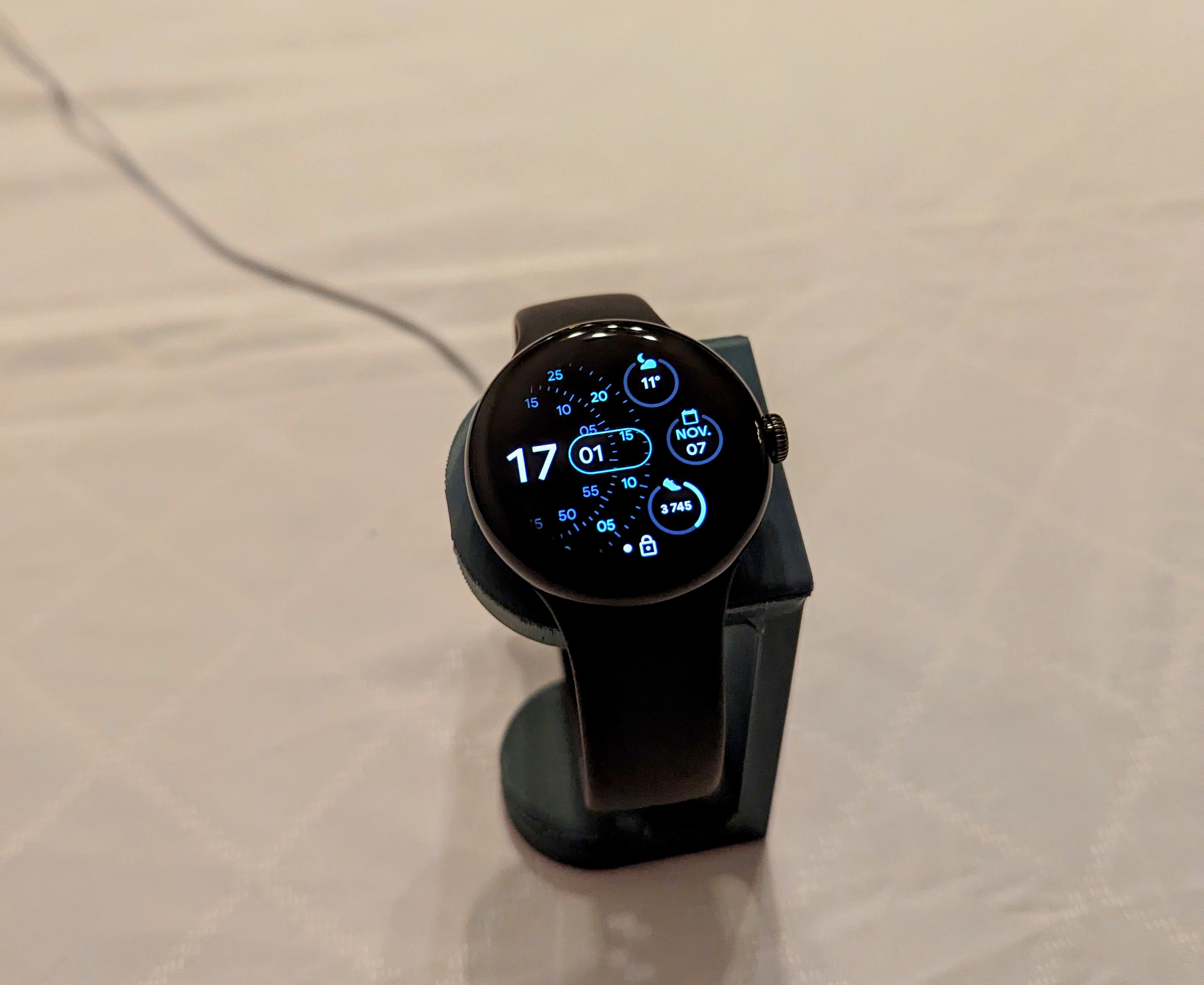 Pixel watch stand by Mazoren | Download free STL model | Printables.com