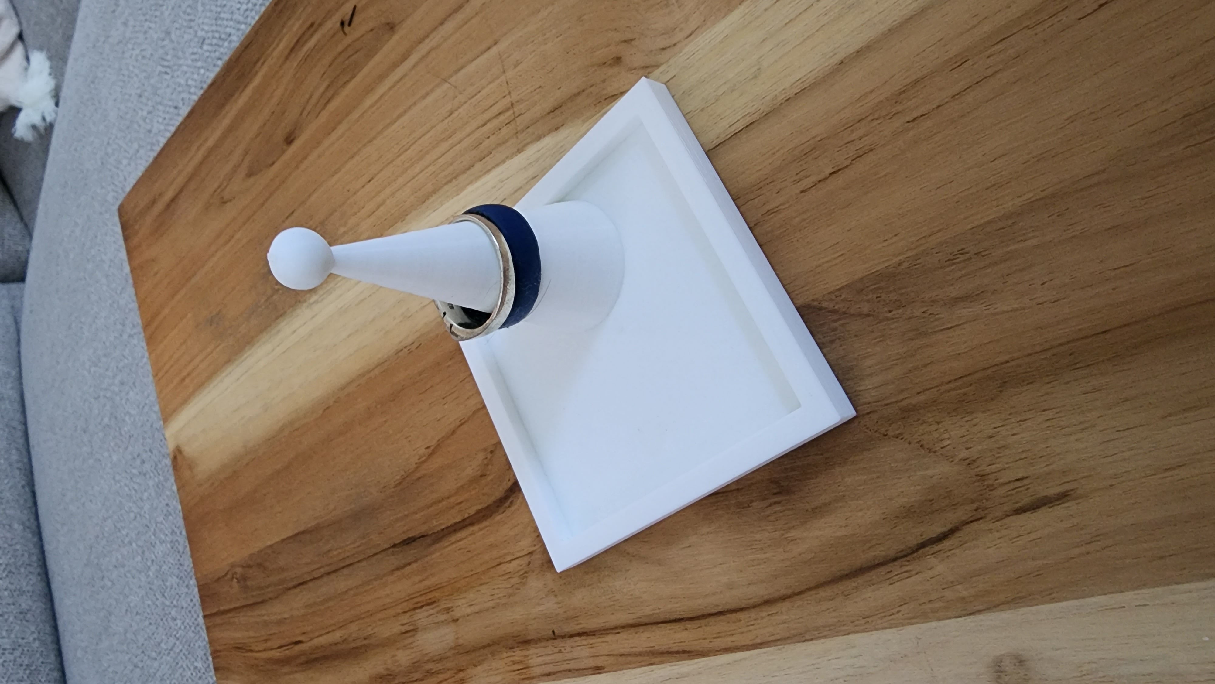 ring holder with tray by Rechs | Download free STL model | Printables.com