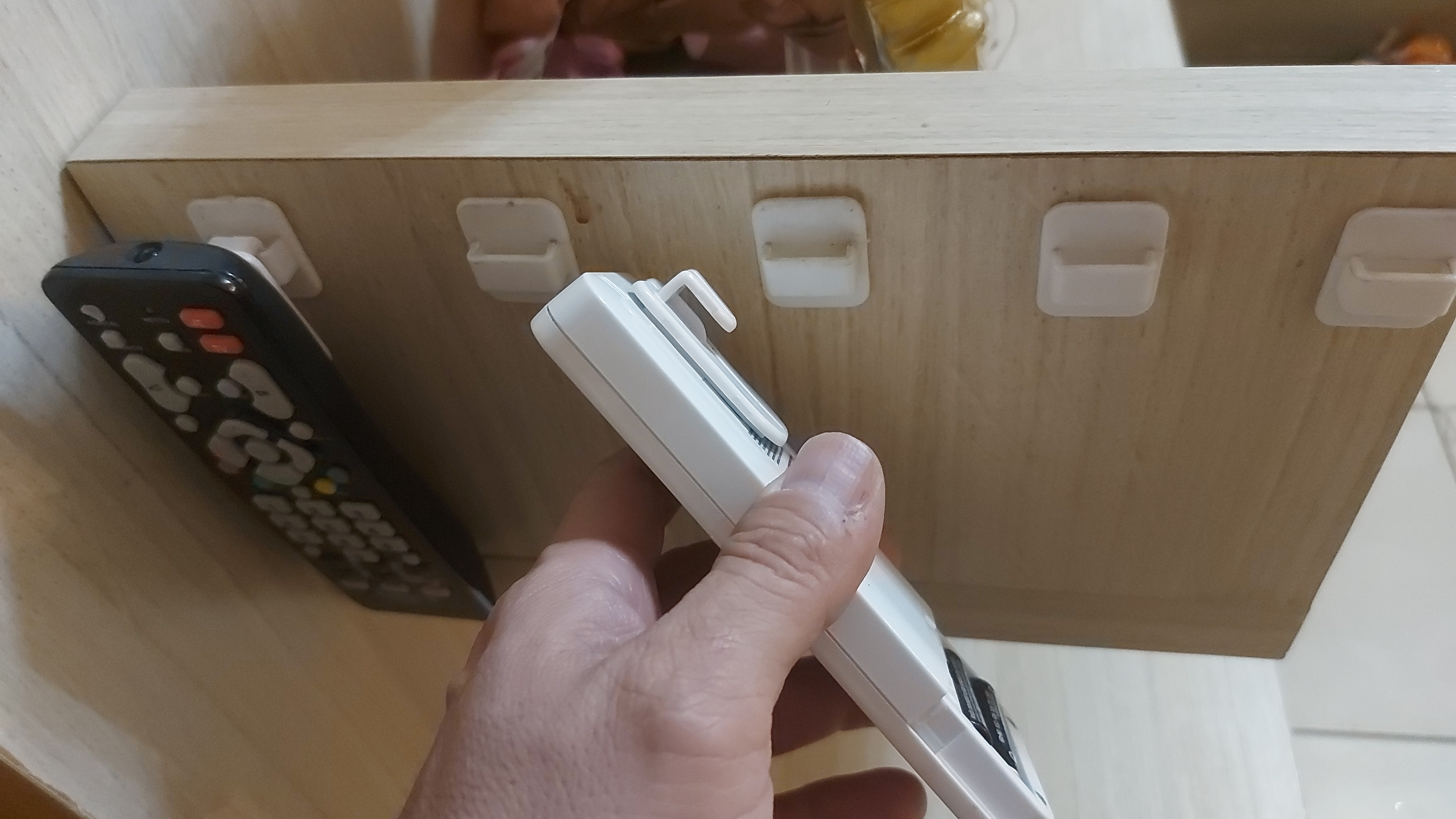 Stylish and simple remote control holder by Wagner Lima | Download free ...