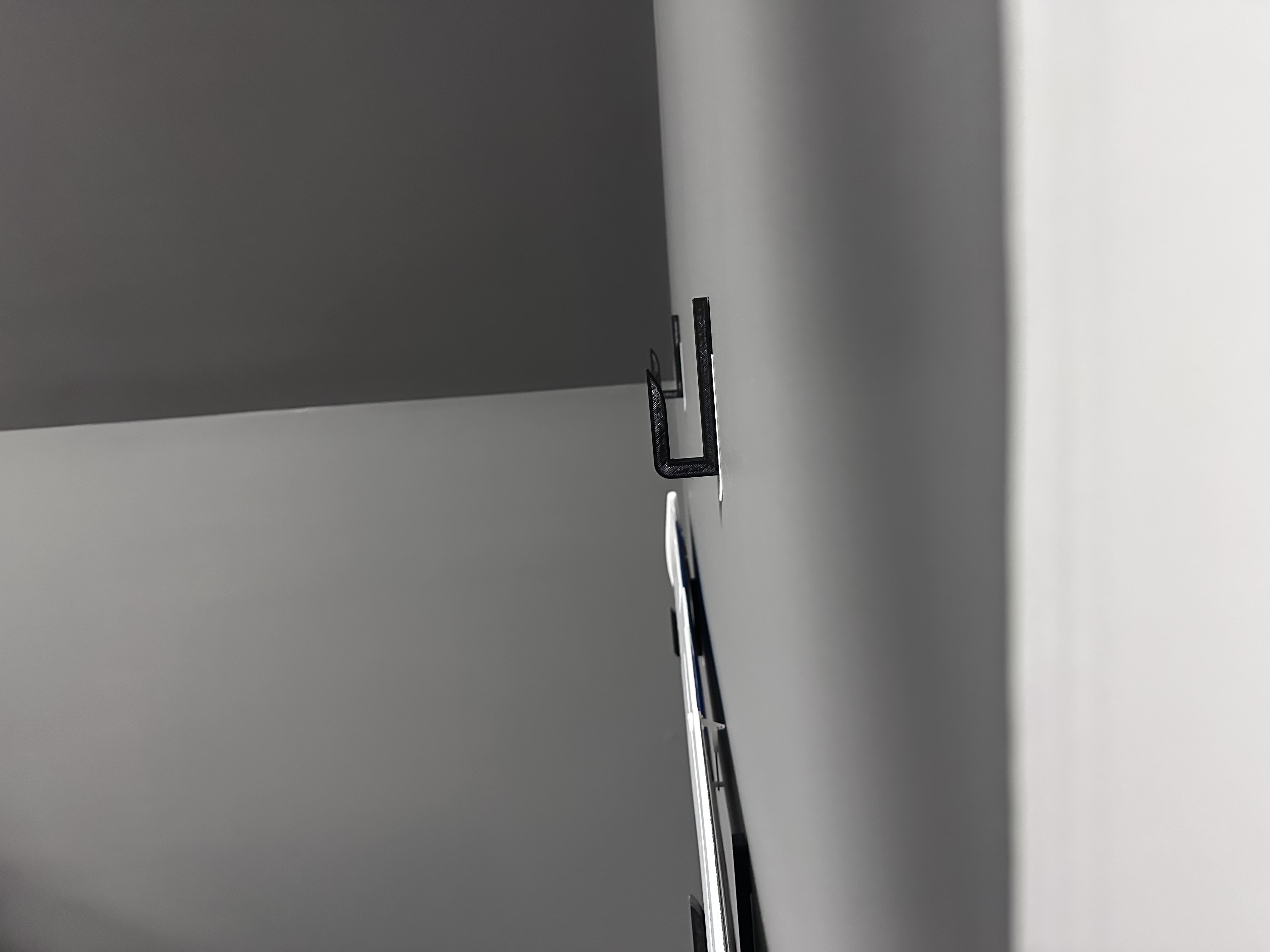 Simple Plane Wing Wall Mount by NotTheComet99 | Download free STL model ...