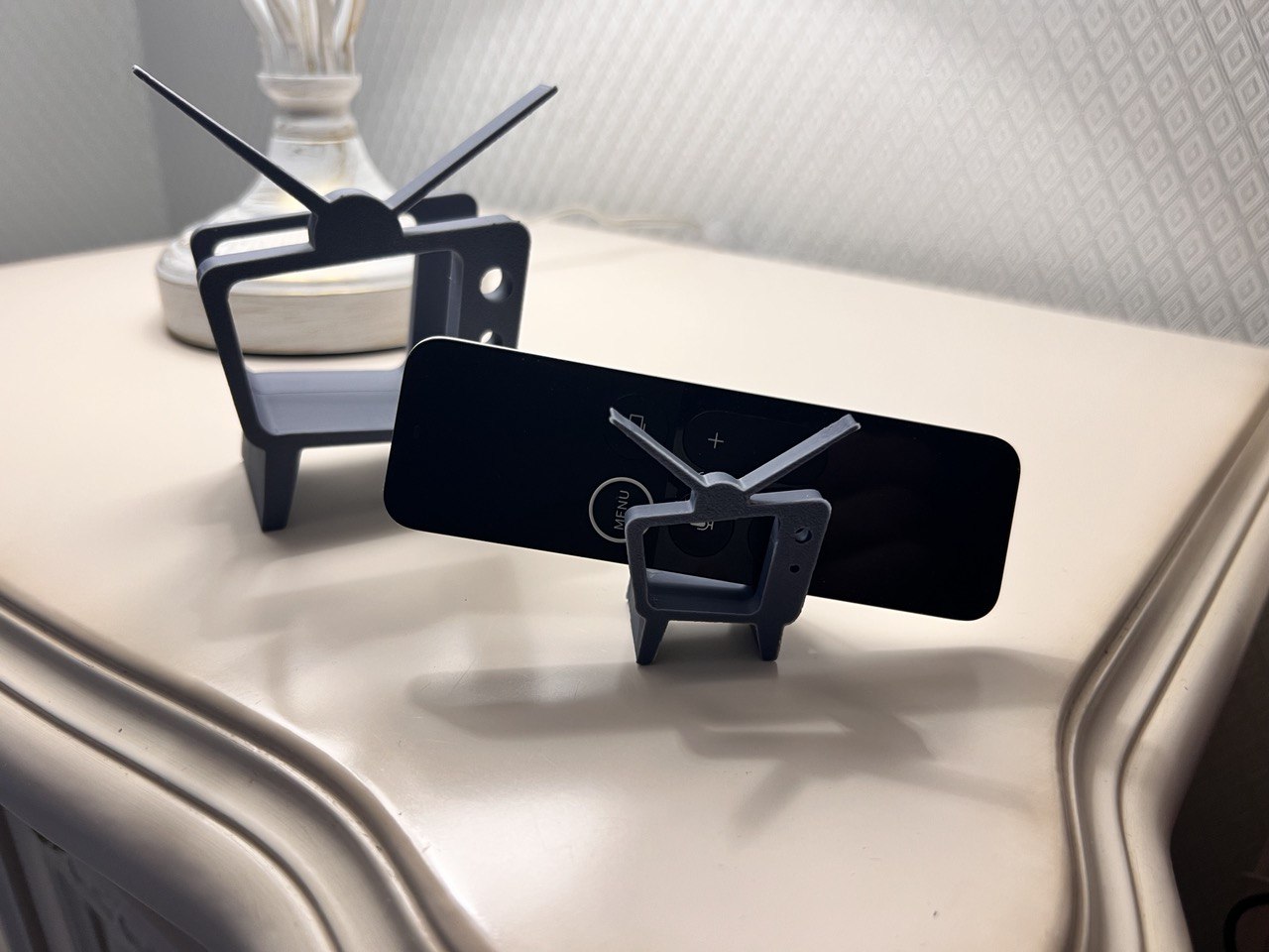 "Vintage TV" holder by Rashns | Download free STL model | Printables.com