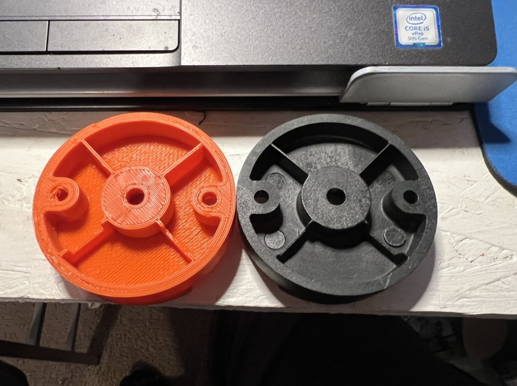 Clam Hub Accesories Mounting plates by Travis Foss | Download free STL ...
