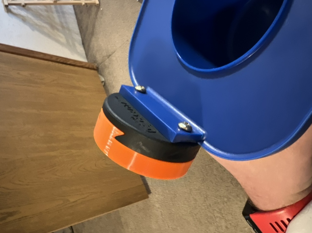 Clam Hub Accesories Mounting plates by Travis Foss | Download free STL ...