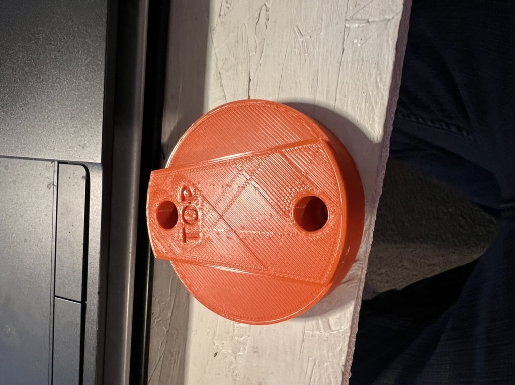 Clam Hub Accesories Mounting plates by Travis Foss | Download free STL ...