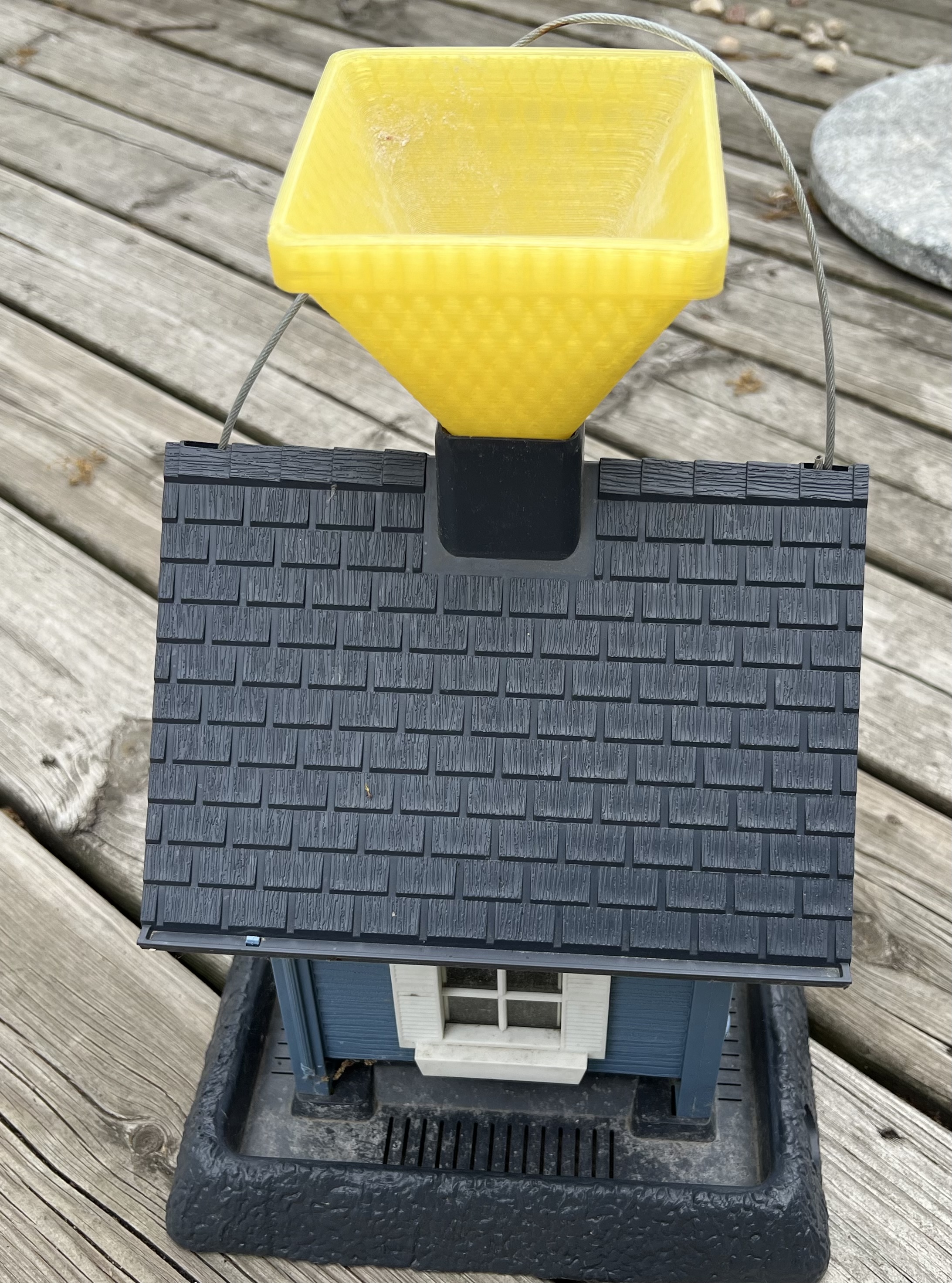 Birdseed Funnel to fill birdfeeder by Travis Foss | Download free STL ...