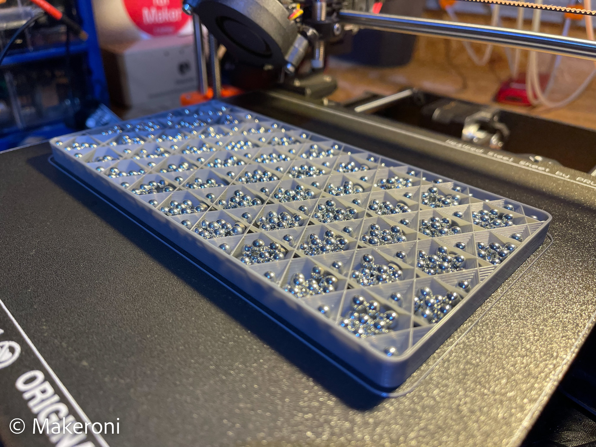 MacBook vertical stand by Makeroni | Download free STL model ...