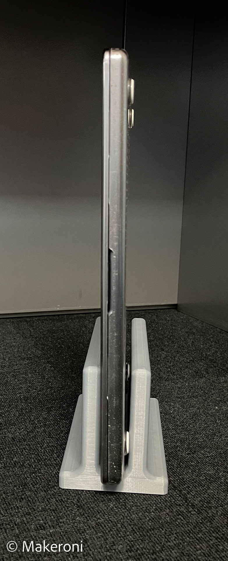 MacBook vertical stand by Makeroni | Download free STL model ...
