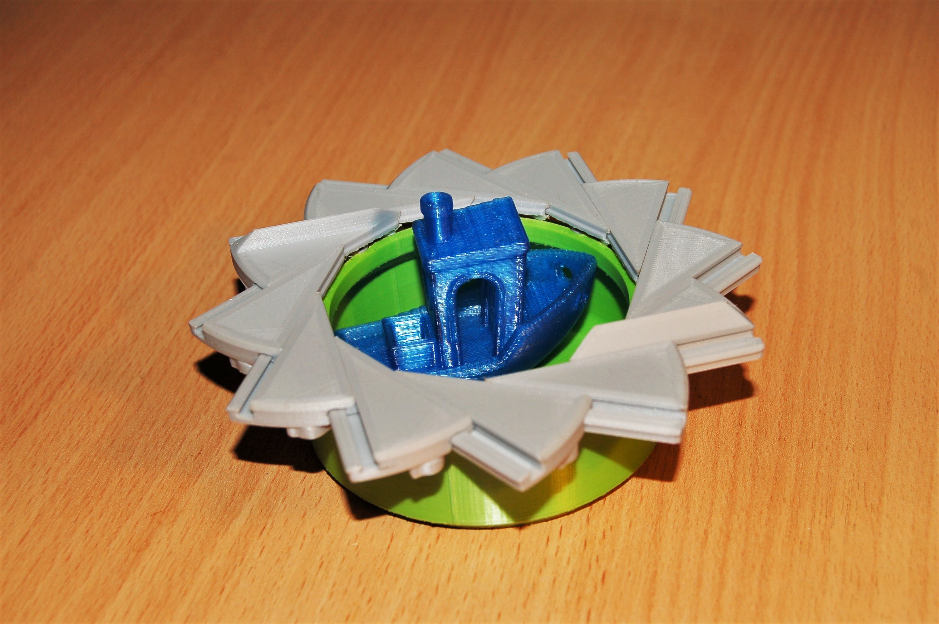 12 Leaf Aperture Box by Brien Allison | Download free STL model ...