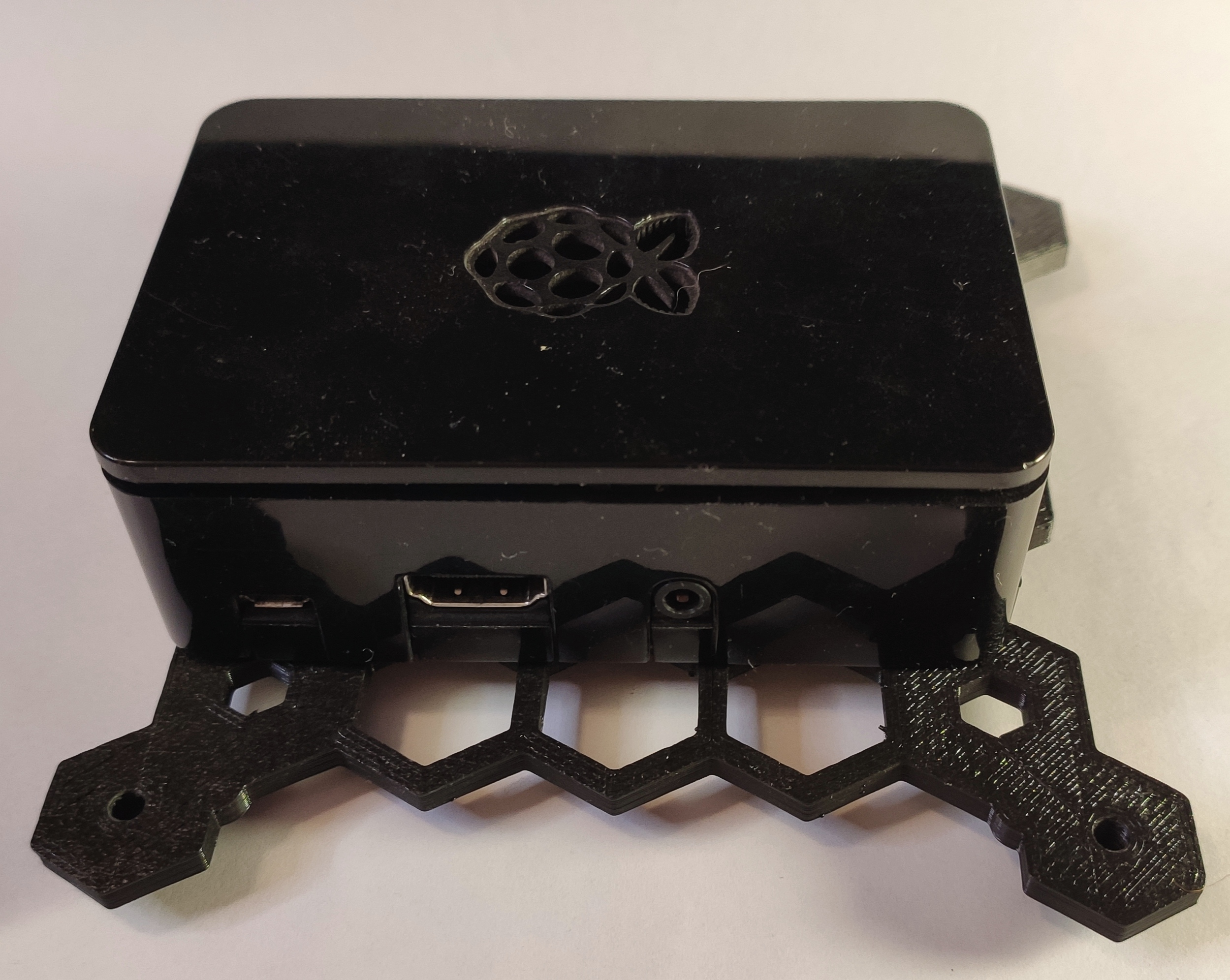 Raspberry Pi 3 case VESA 100 mount by Marek S | Download free STL model ...
